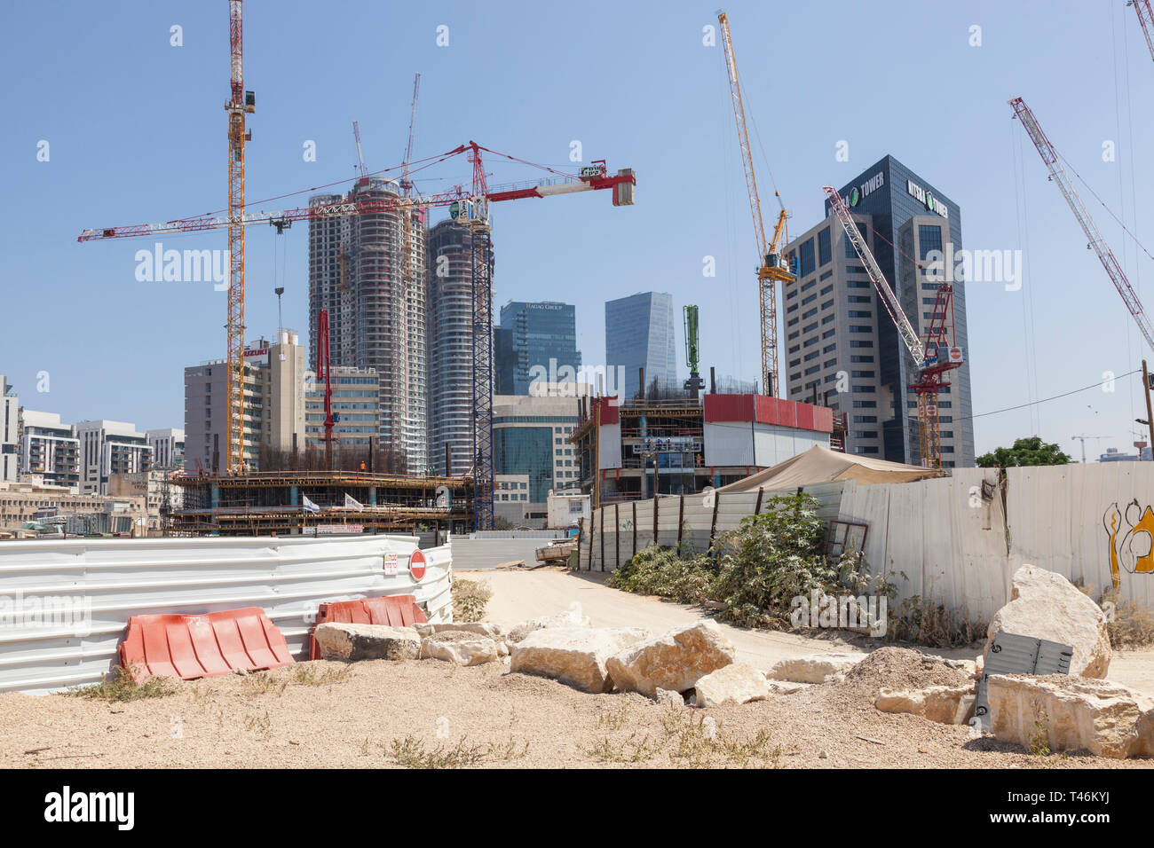 New israeli construction hi-res stock photography and images - Alamy