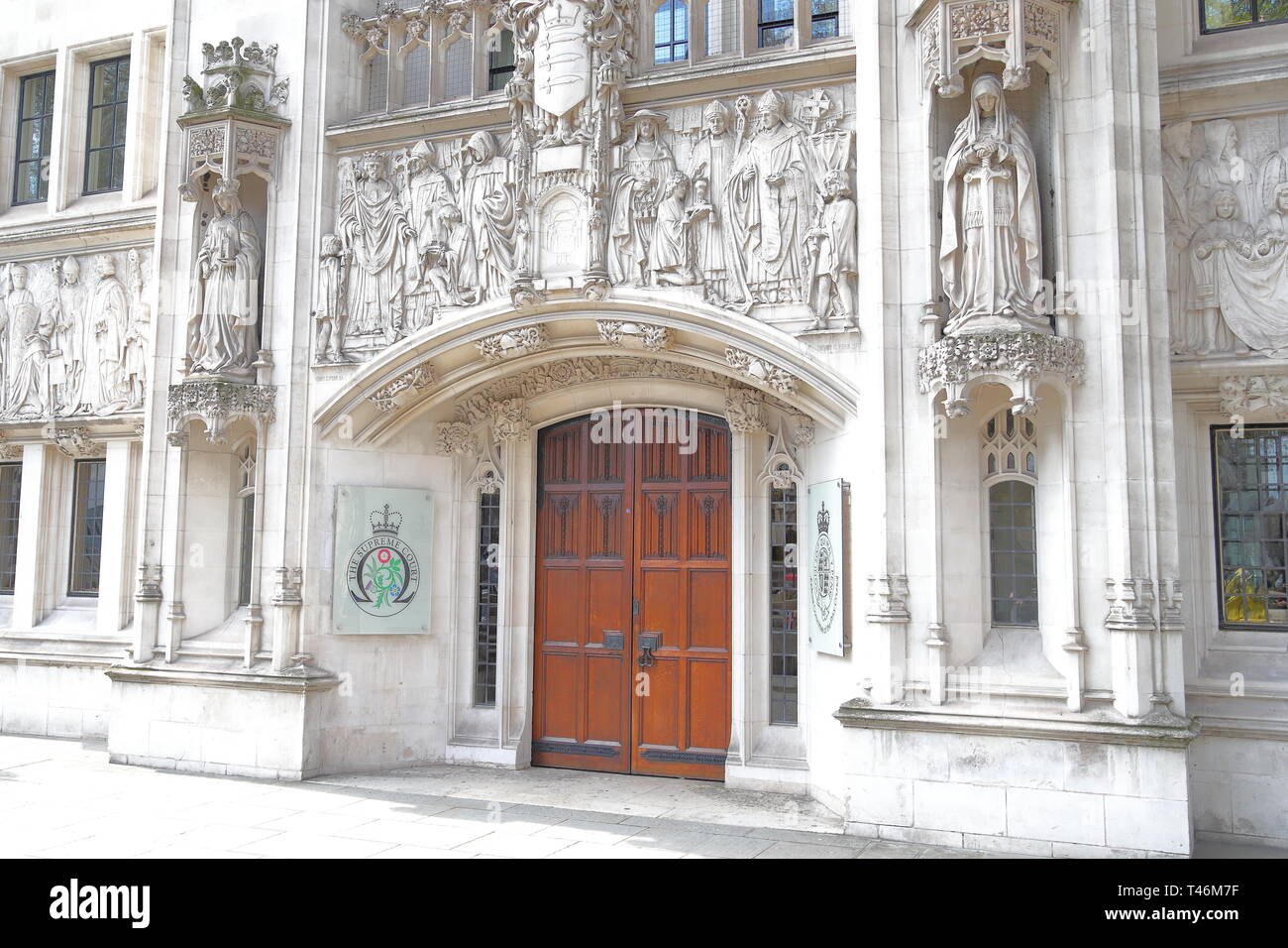 Supreme court building london judges hi-res stock photography and ...