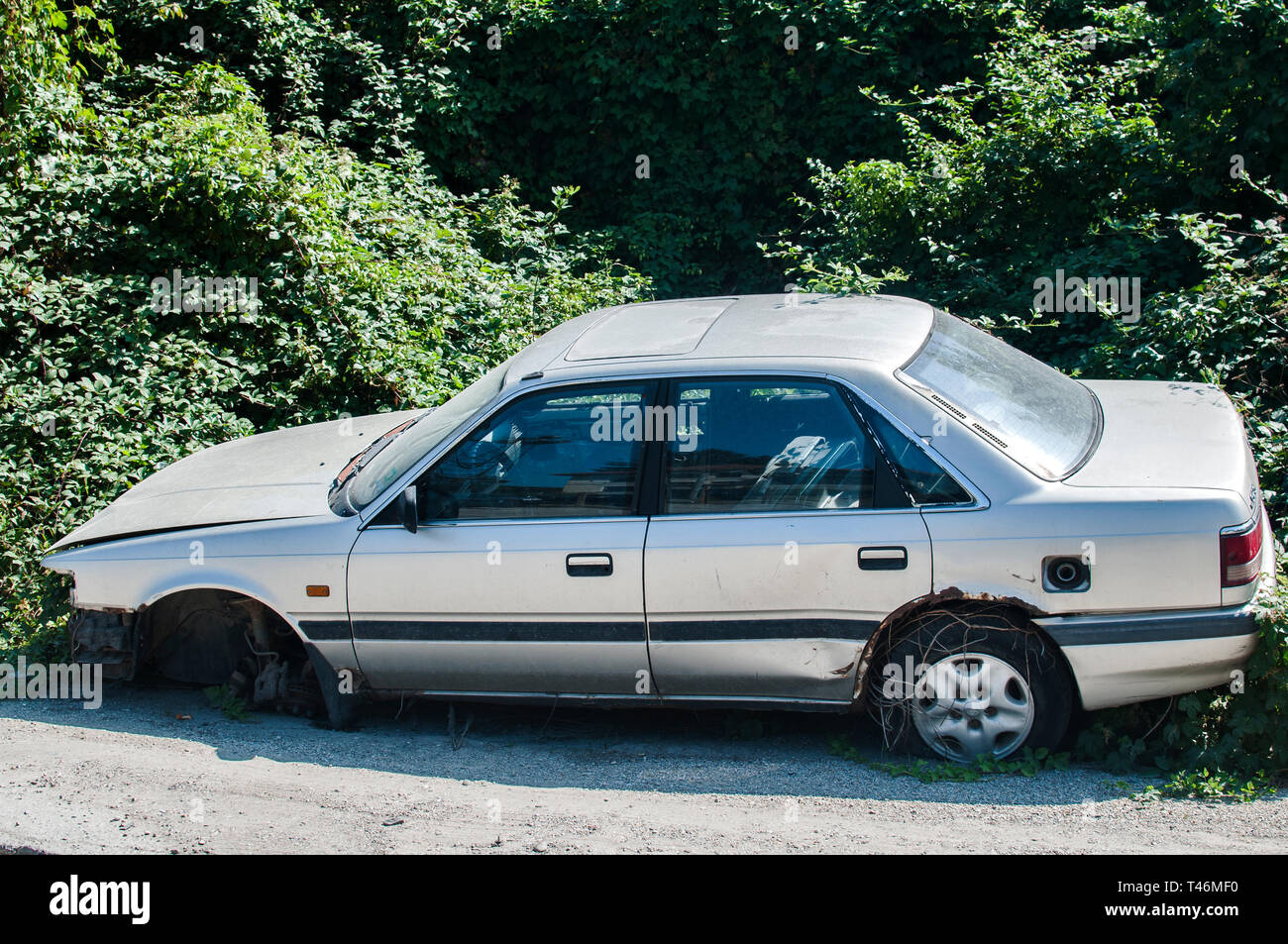 Auto Wrecking High Resolution Stock Photography and Images - Alamy