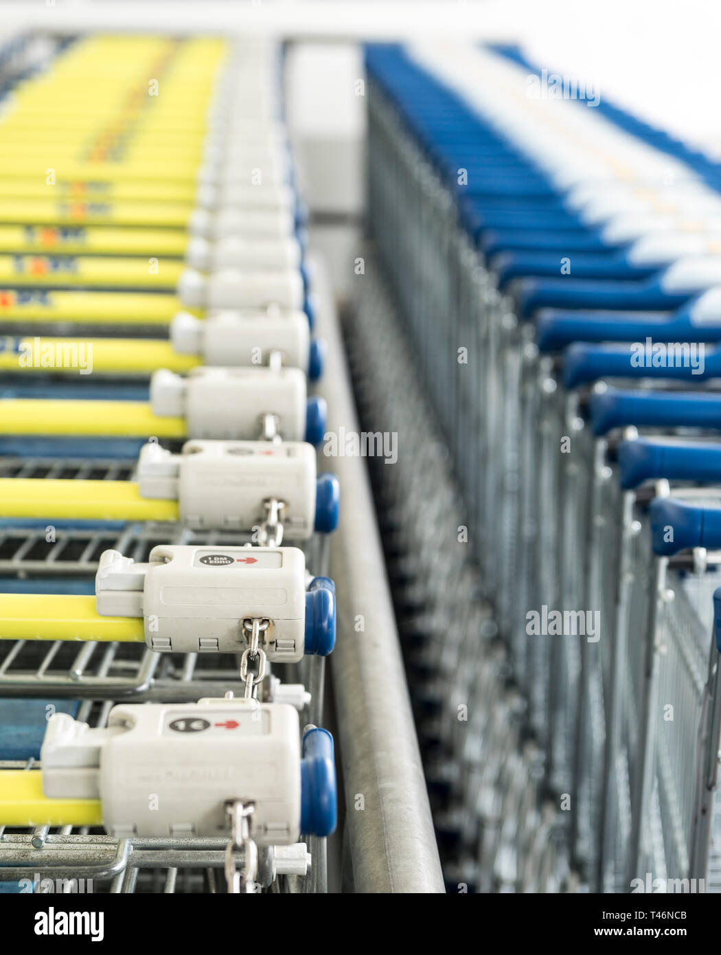 Shopping cart trolley Stock Photo - Alamy