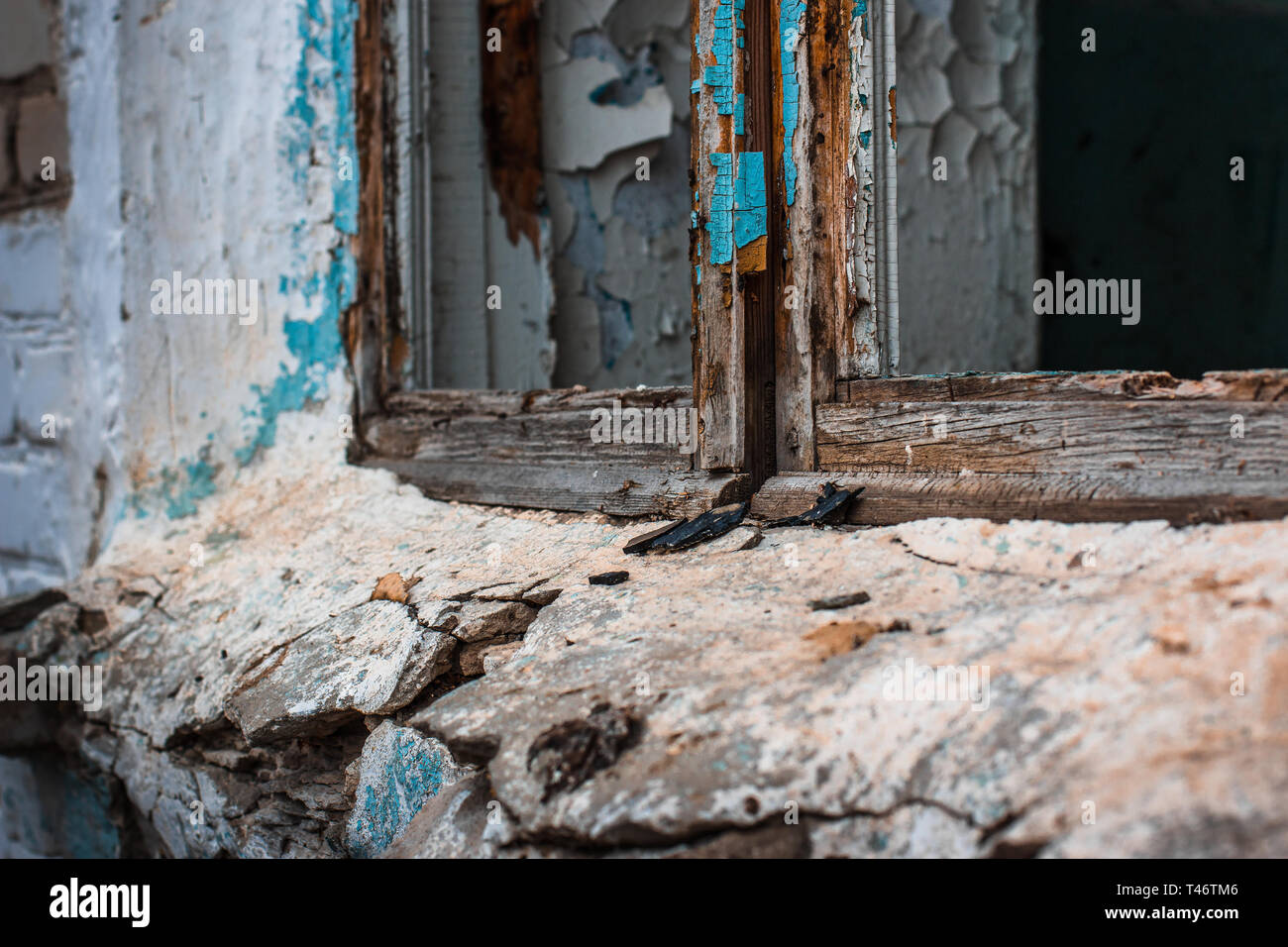 Old abandoned destroyed wooden house hi-res stock photography and ...