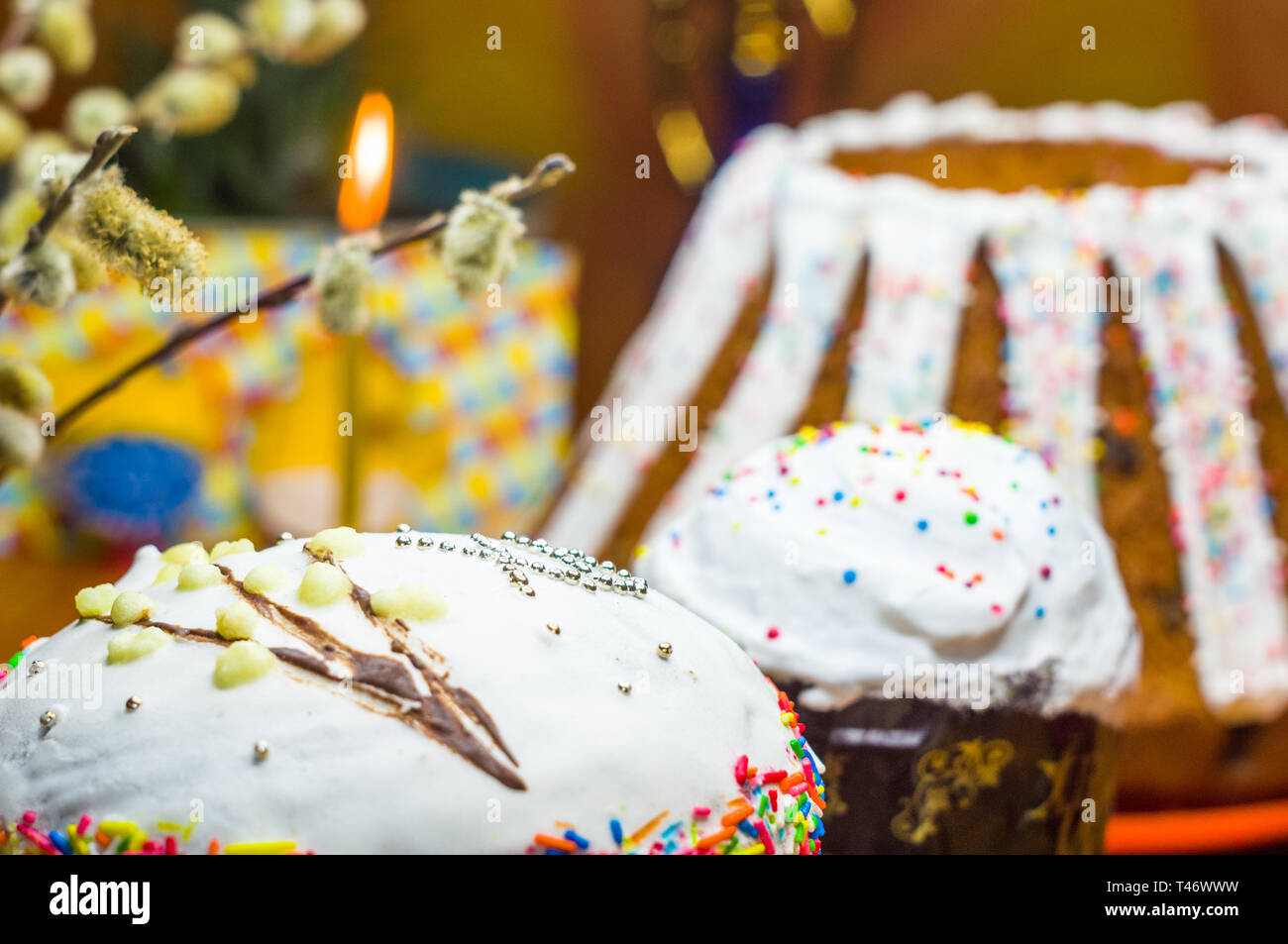 Kulichi traditional russian easter hi-res stock photography and images ...