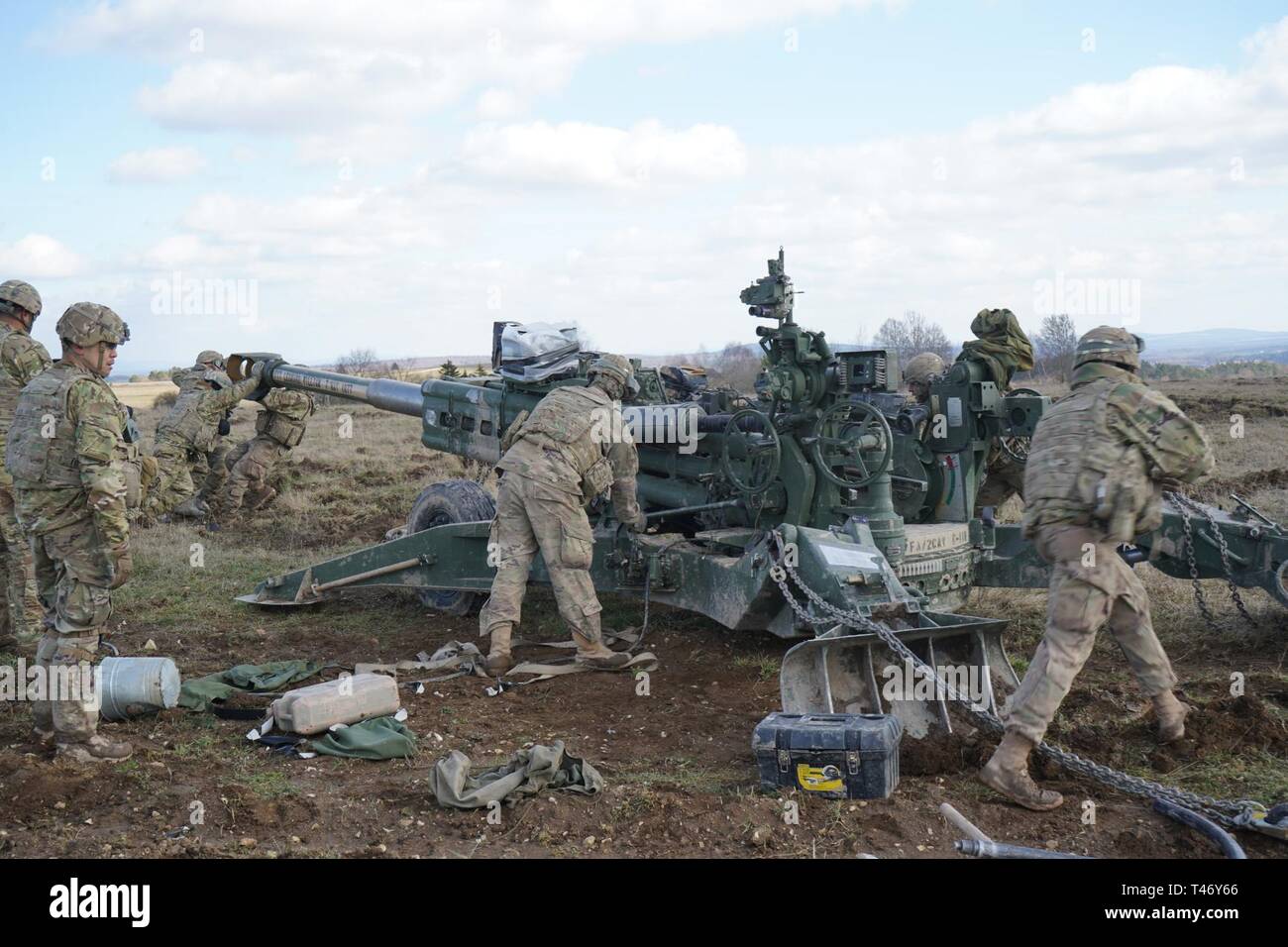 U.S. Army Soldiers with the Field Artillery Squadron, 2d Cavalry ...