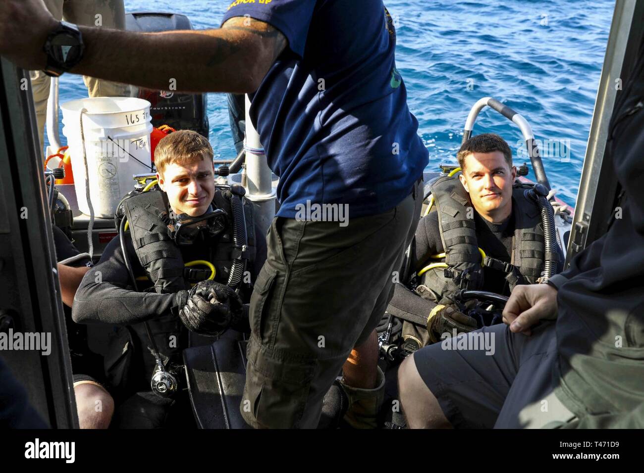 190314- N-AD347-1004 PHILIPPINE SEA (March 14, 2019) Hospital Corpsman ...