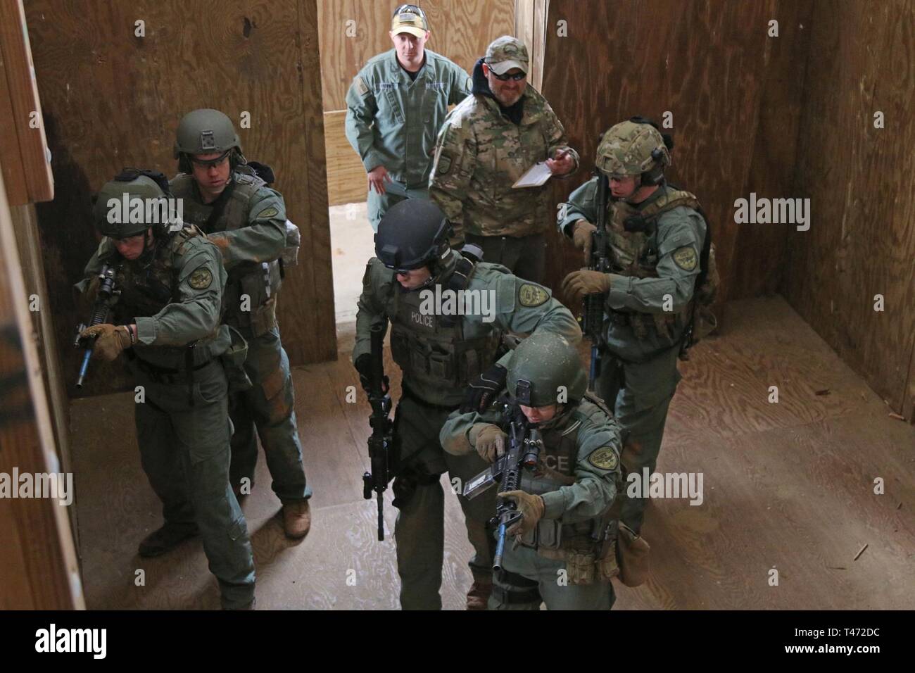 Fort police special reaction team hi-res stock photography and images ...