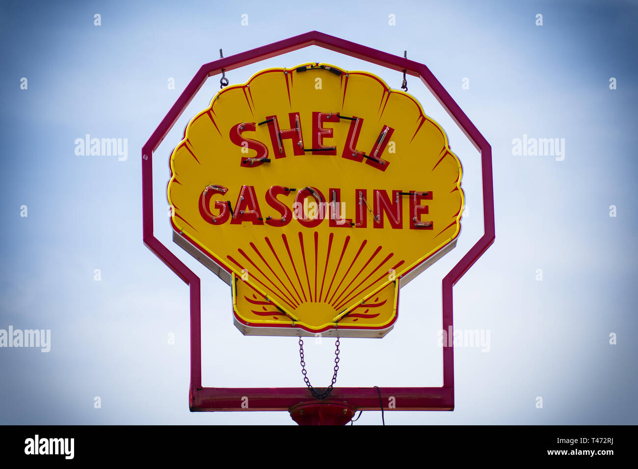 Vintage shell gas sign hi-res stock photography and images - Alamy