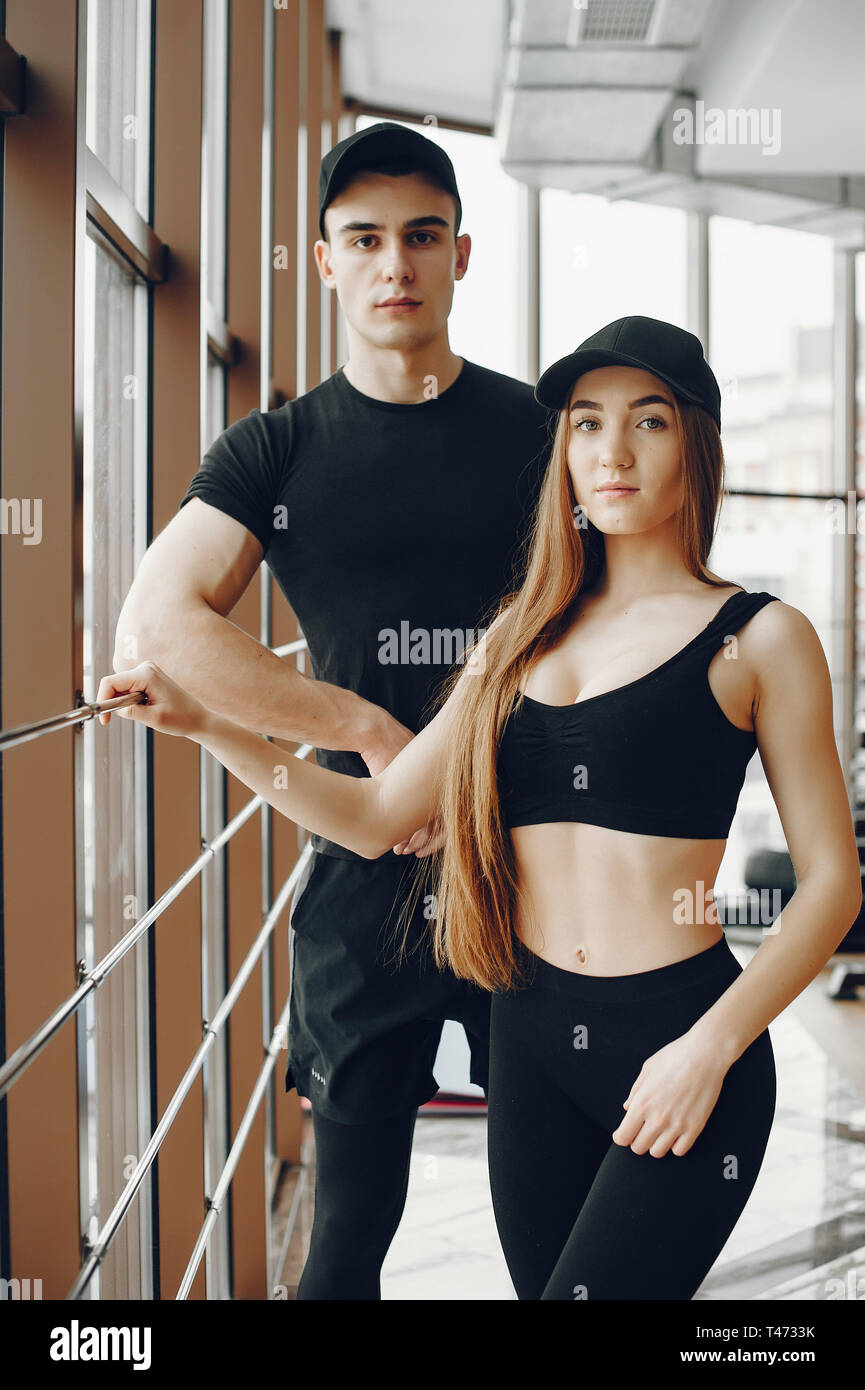 Attractive couple gym hi-res stock photography and images - Alamy