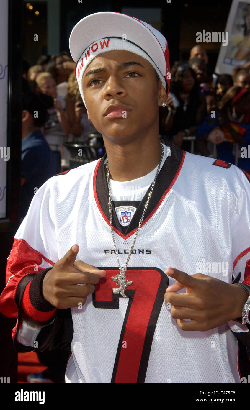 Bow wow 2003 hi-res stock photography and images - Alamy