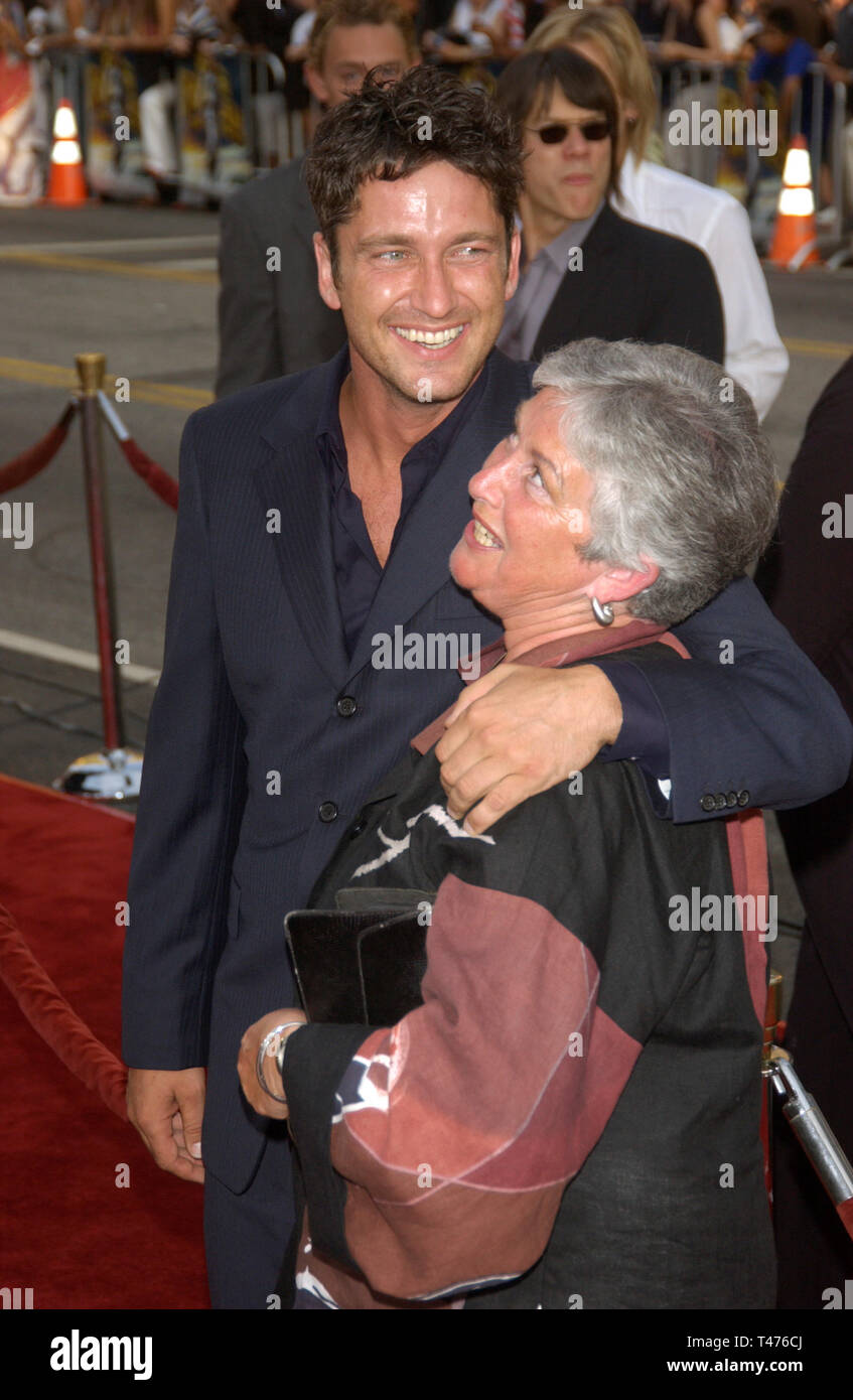 Gerard butler lara croft tomb raider hi-res stock photography and ...