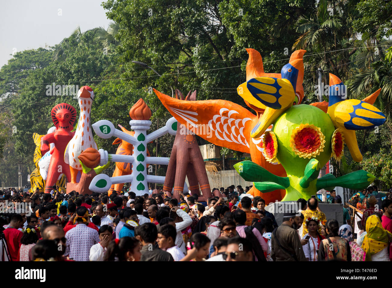 Dhaka, Bangladesh. 14th Apr, 2019. Mangal Shobhajatra, a colourful and ...