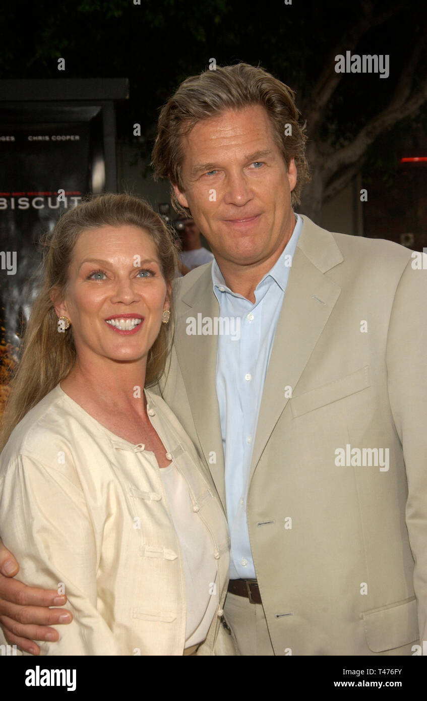 LOS ANGELES, CA. July 22, 2003: Actor JEFF BRIDGES & wife SUSAN at the ...