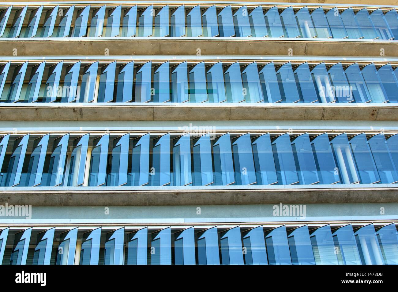 Minimalist windows hi-res stock photography and images - Alamy