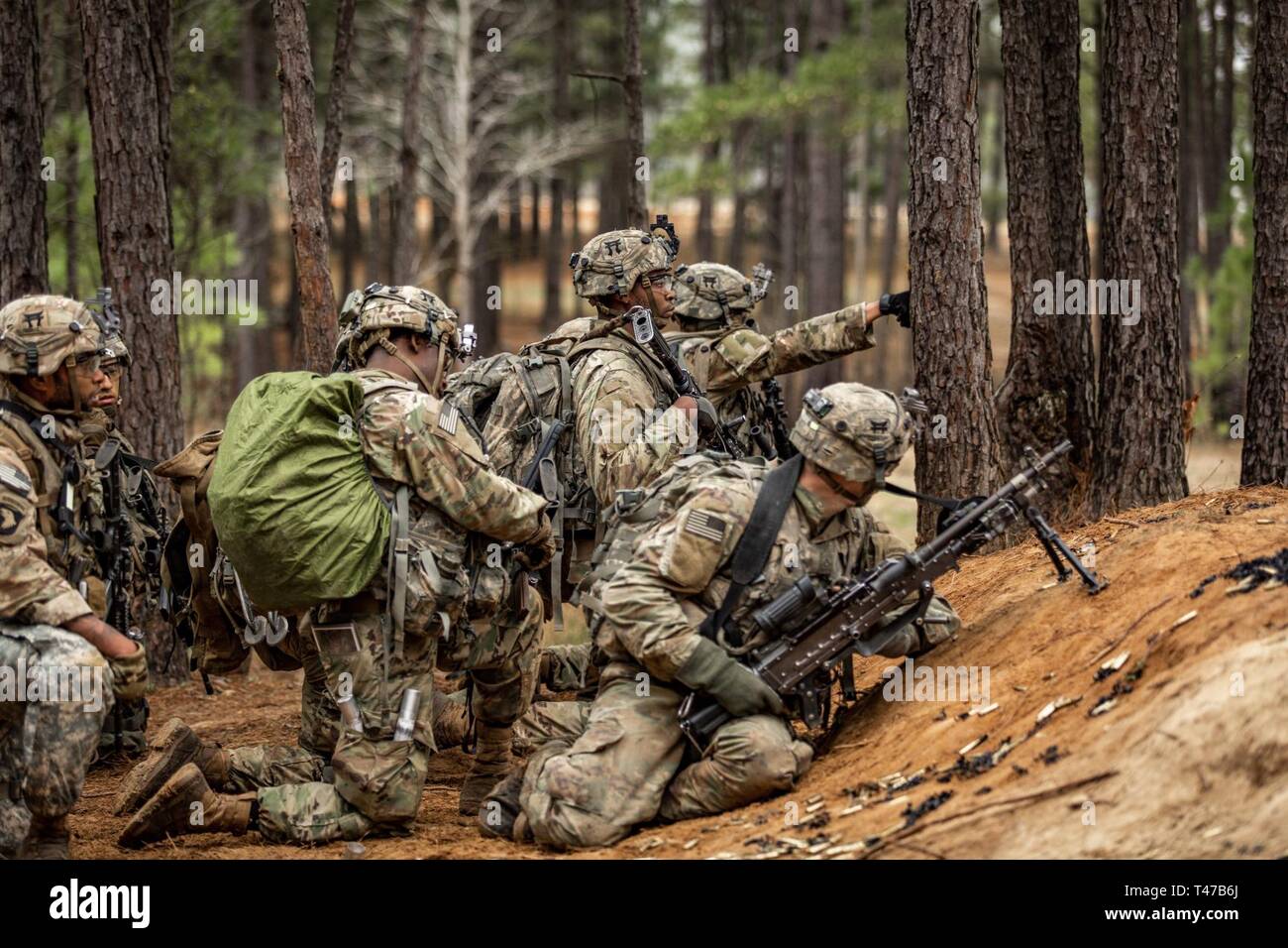 U.S. Army Soldiers assigned to Charlie Company, 3rd Battalion, 187th ...