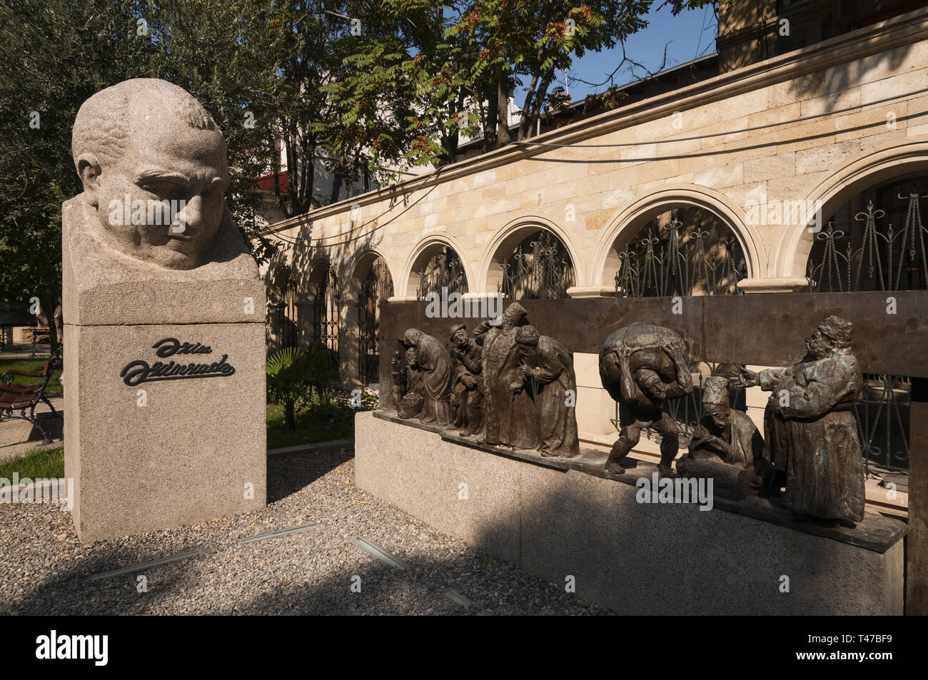 Azerbaijan, Baku, Old City (Icari Seher), Market Square, memorial Stock ...
