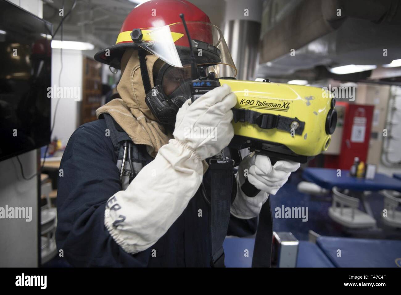 Naval firefighting thermal imager nfti hi-res stock photography and ...