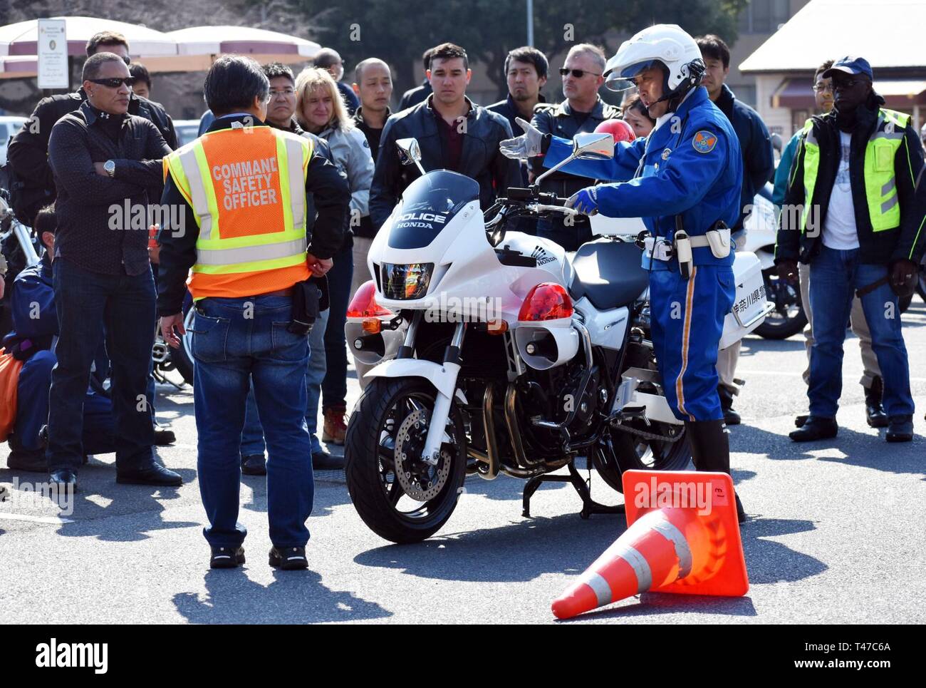 Japanese motorcycle police hi-res stock photography and images - Alamy