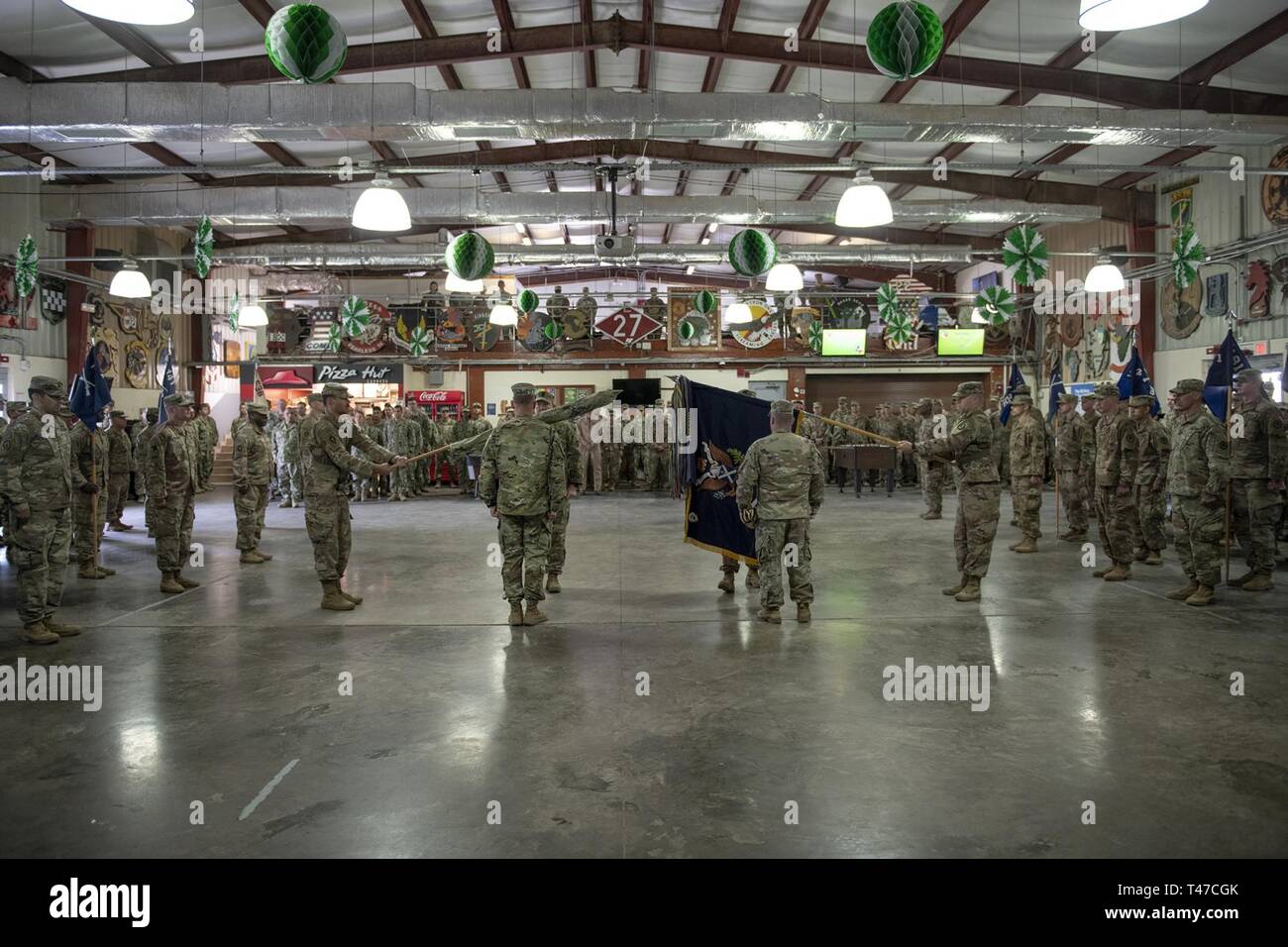 U.S. Army Soldiers from 2nd Battalion, 113th Infantry Regiment, Task ...