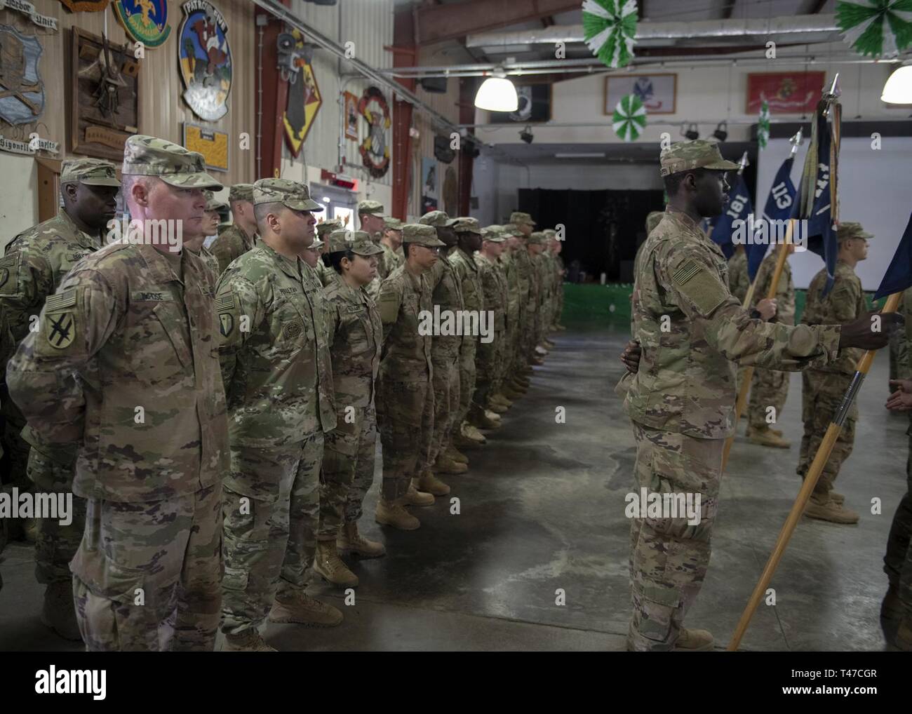 U.S. Army Soldiers from 2nd Battalion, 113th Infantry Regiment, Task ...