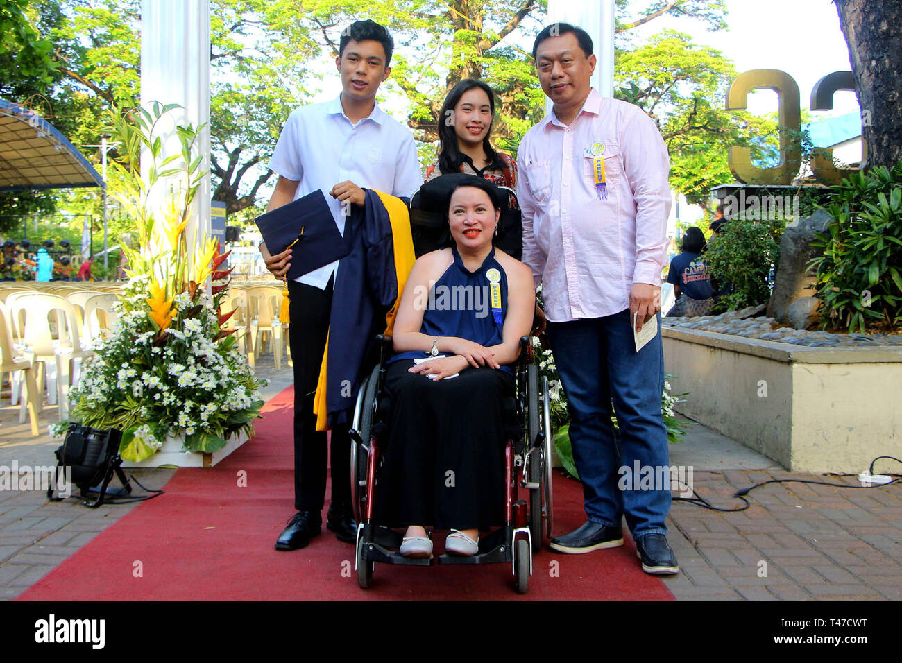 Philippines. 08th Apr, 2019. The Villafuerte family before start the ...