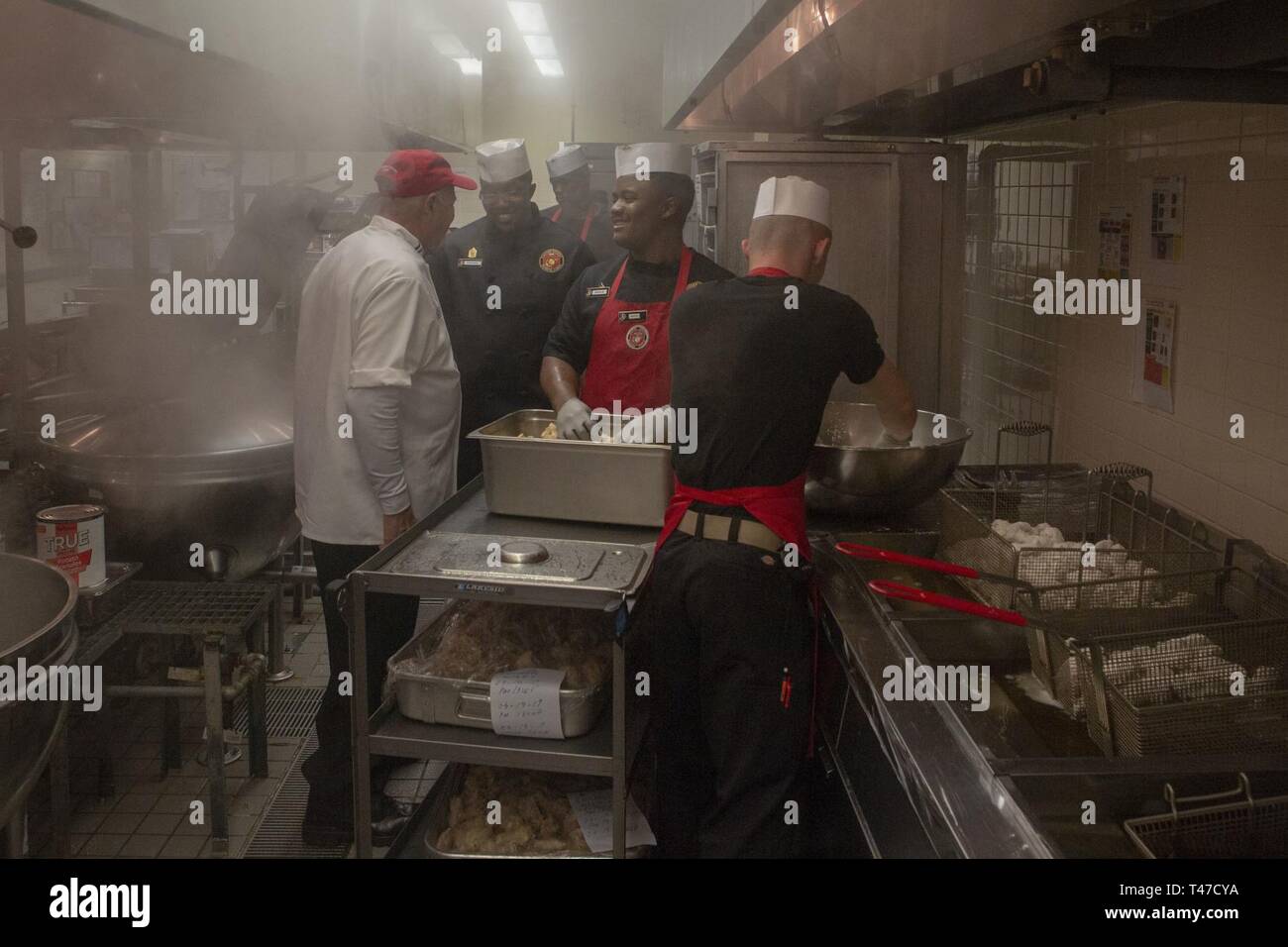 12th marines mess hall hi-res stock photography and images - Alamy