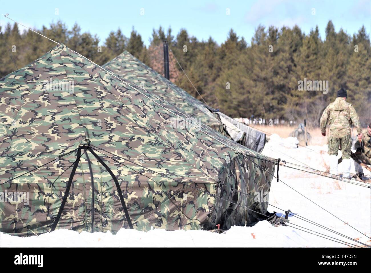 Military army camouflage tents hi-res stock photography and images - Alamy