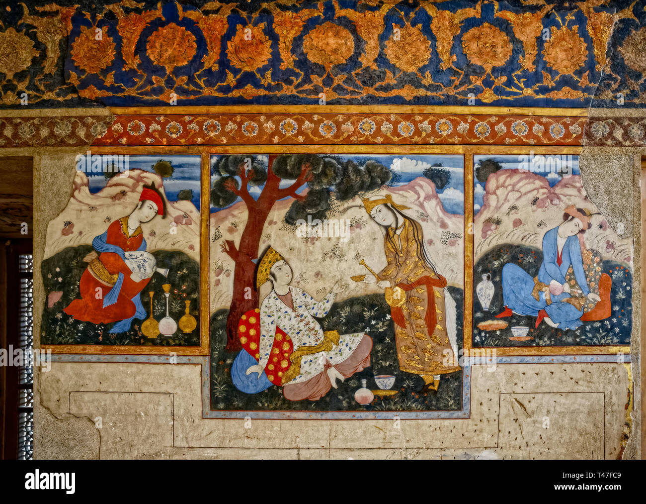 Fresco inside the palace chehel sotoun isfahan hi-res stock photography ...