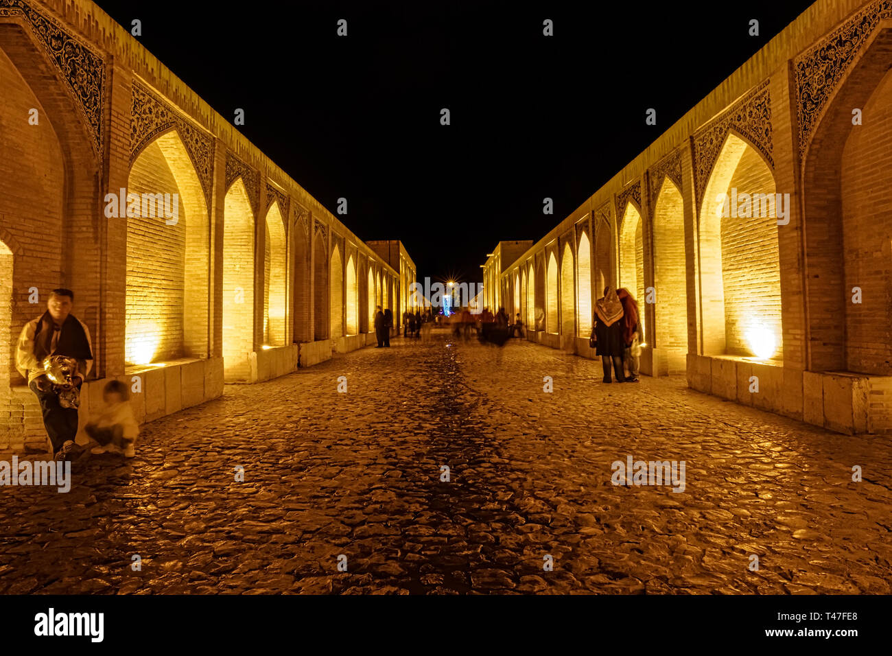 Khaju Bridge Isfahan by night Stock Photo - Alamy