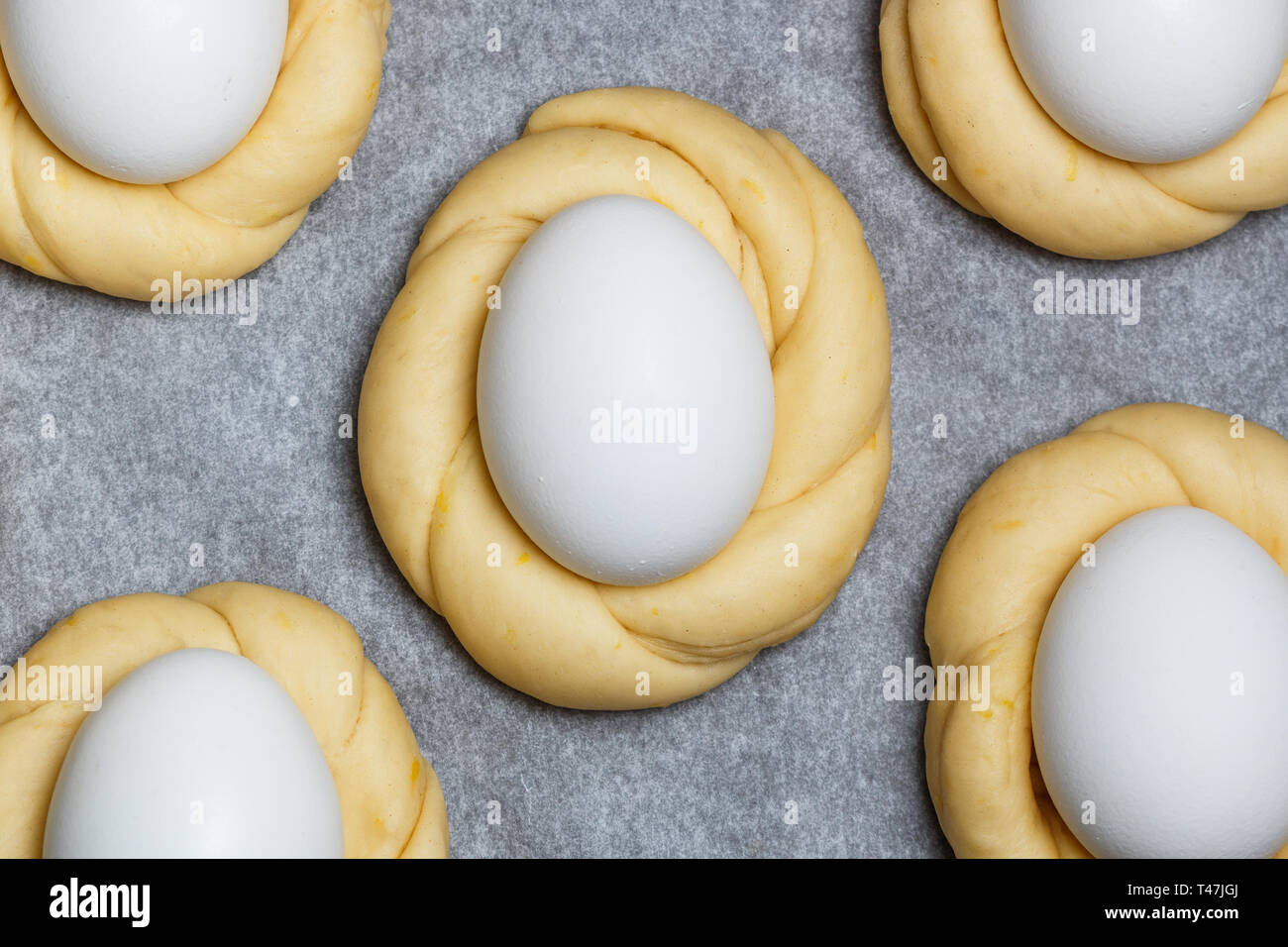 Bird nests texture hi-res stock photography and images - Alamy