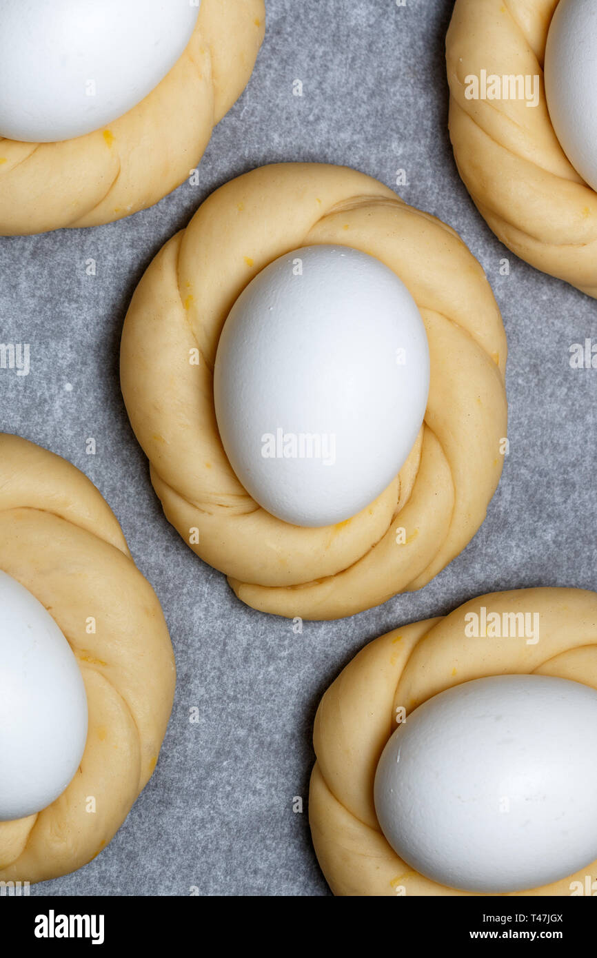 Bird nests texture hi-res stock photography and images - Alamy