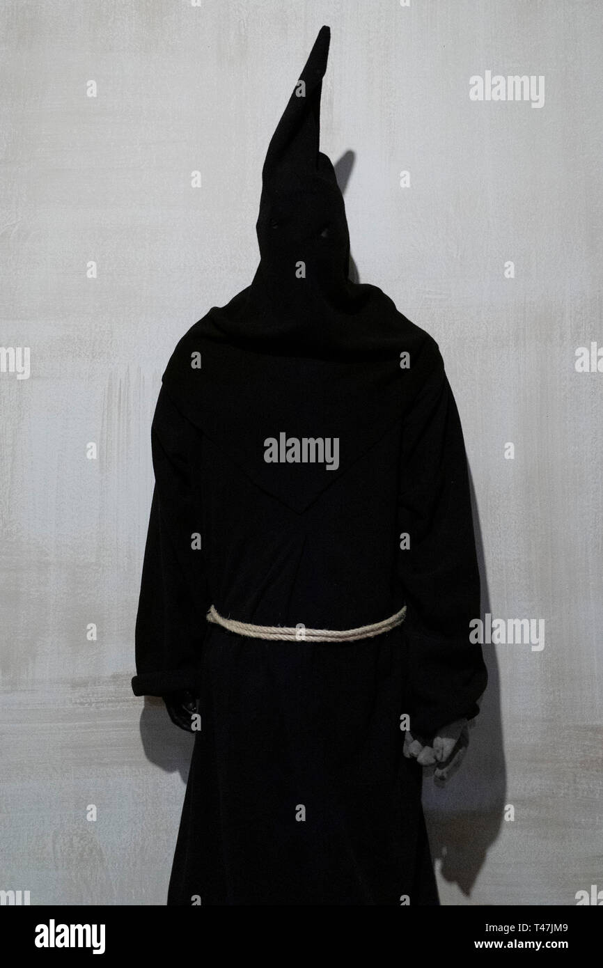 medieval executioner black dress tunic Stock Photo - Alamy