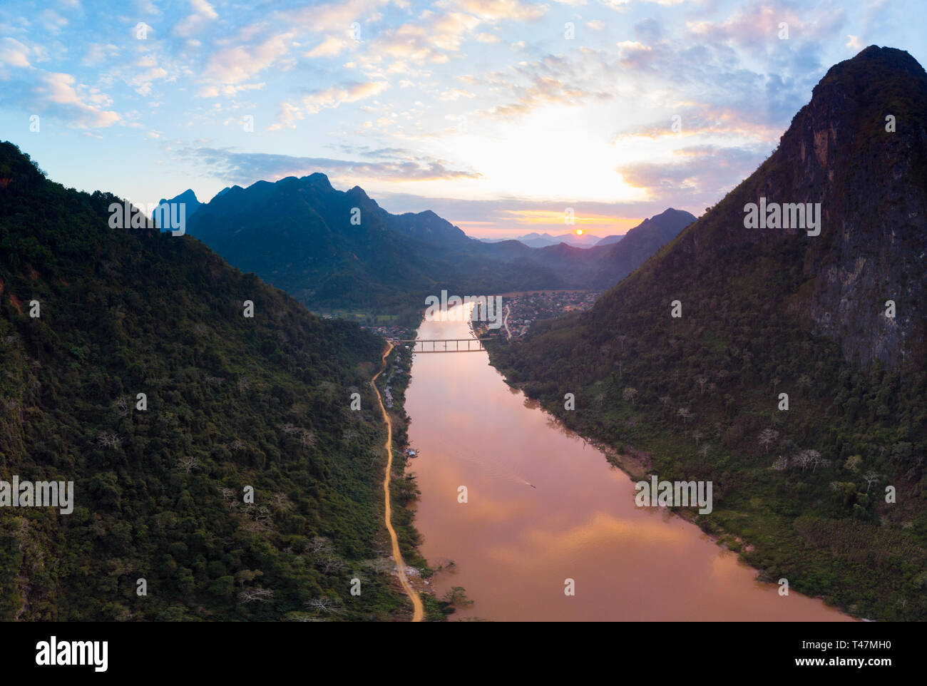Nong khiaw laos karst hi-res stock photography and images - Alamy