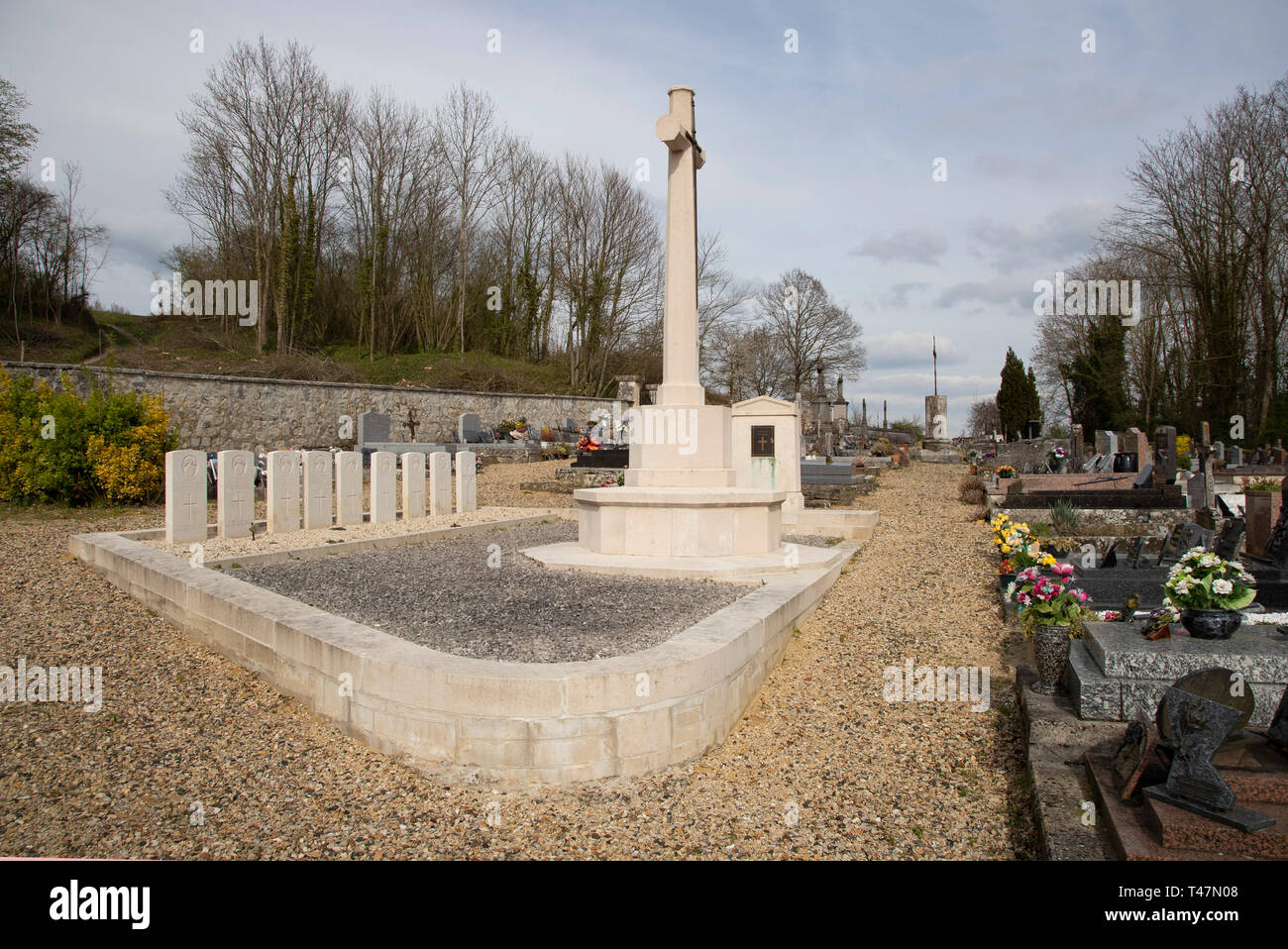 Soupir CWGC plot in Soupir Communal Cemetery of the Great War, France ...