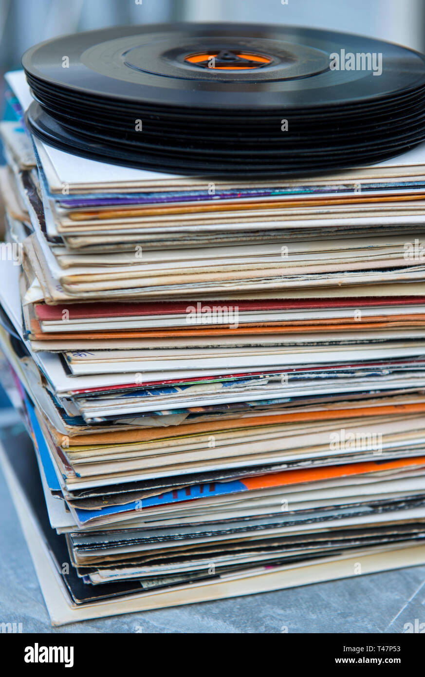 45s singles hi-res stock photography and images - Alamy