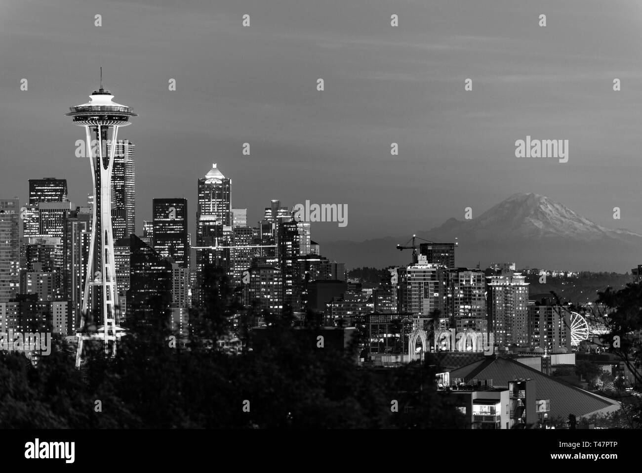 Seattle skyline Black and White Stock Photos & Images - Alamy