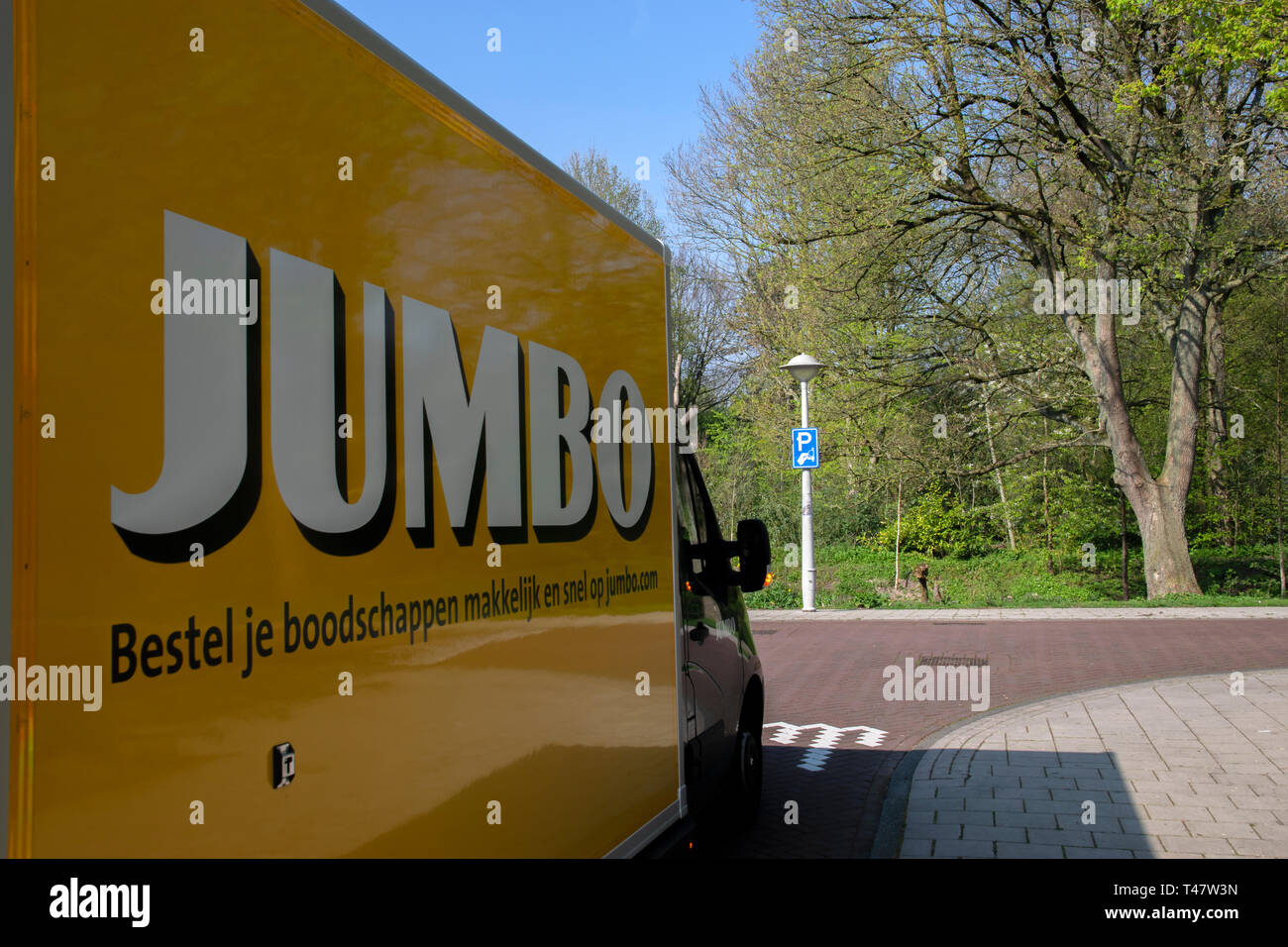 Jumbo truck hi-res stock photography and images - Alamy