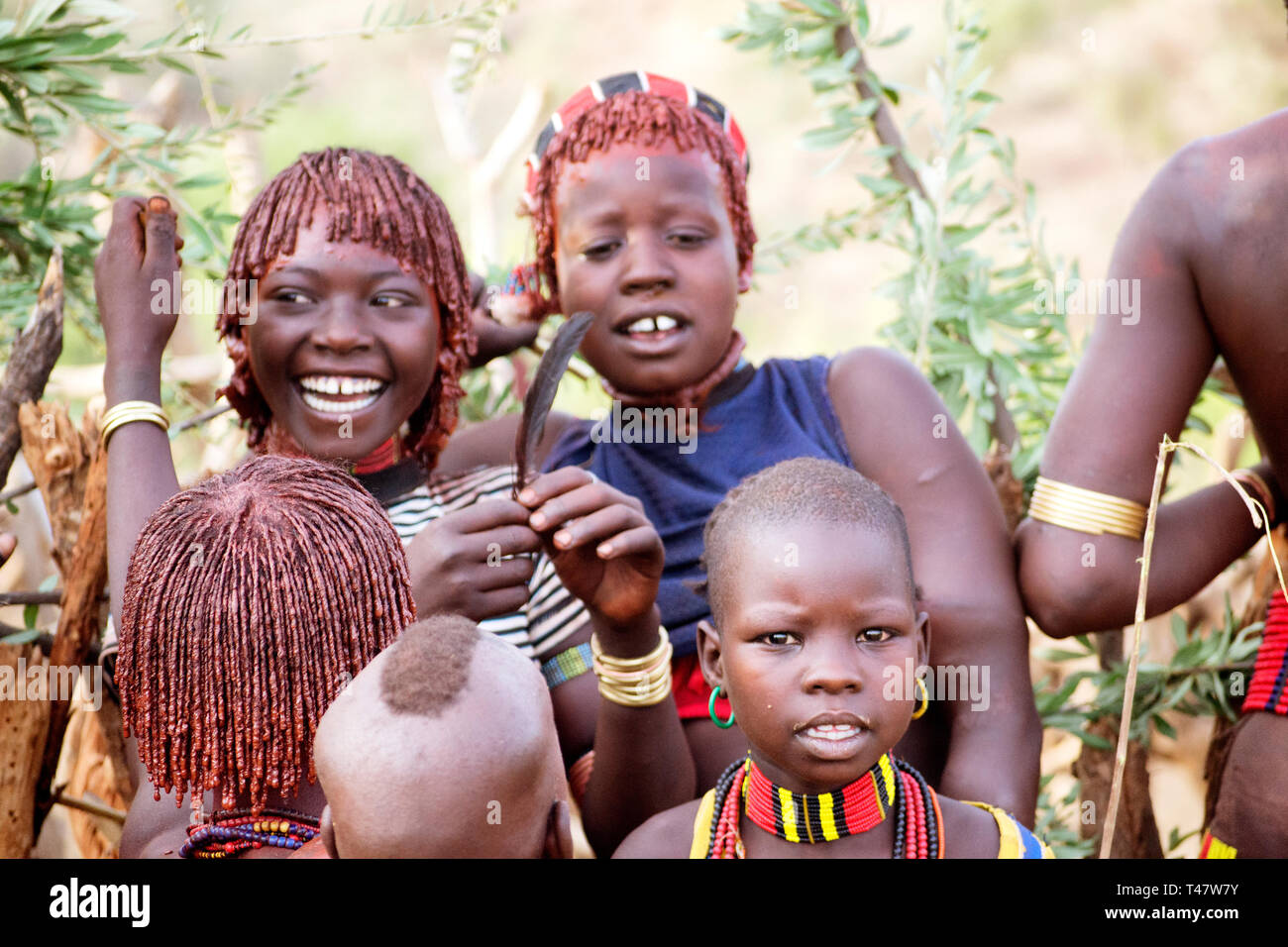 Hamar tribe - Women smiling during "bull jump": the most important ...