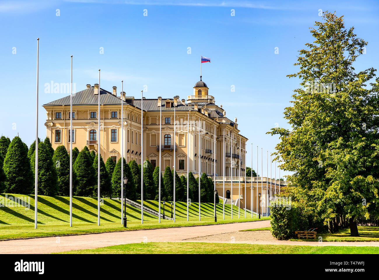 Saint Petersburg, Russia - August 9, 2018: Konstantinovsky Palace in ...