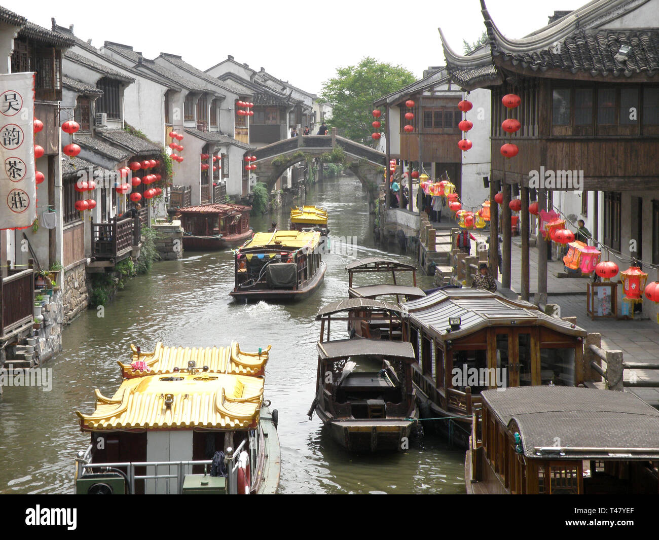 Walkable roof hi-res stock photography and images - Alamy