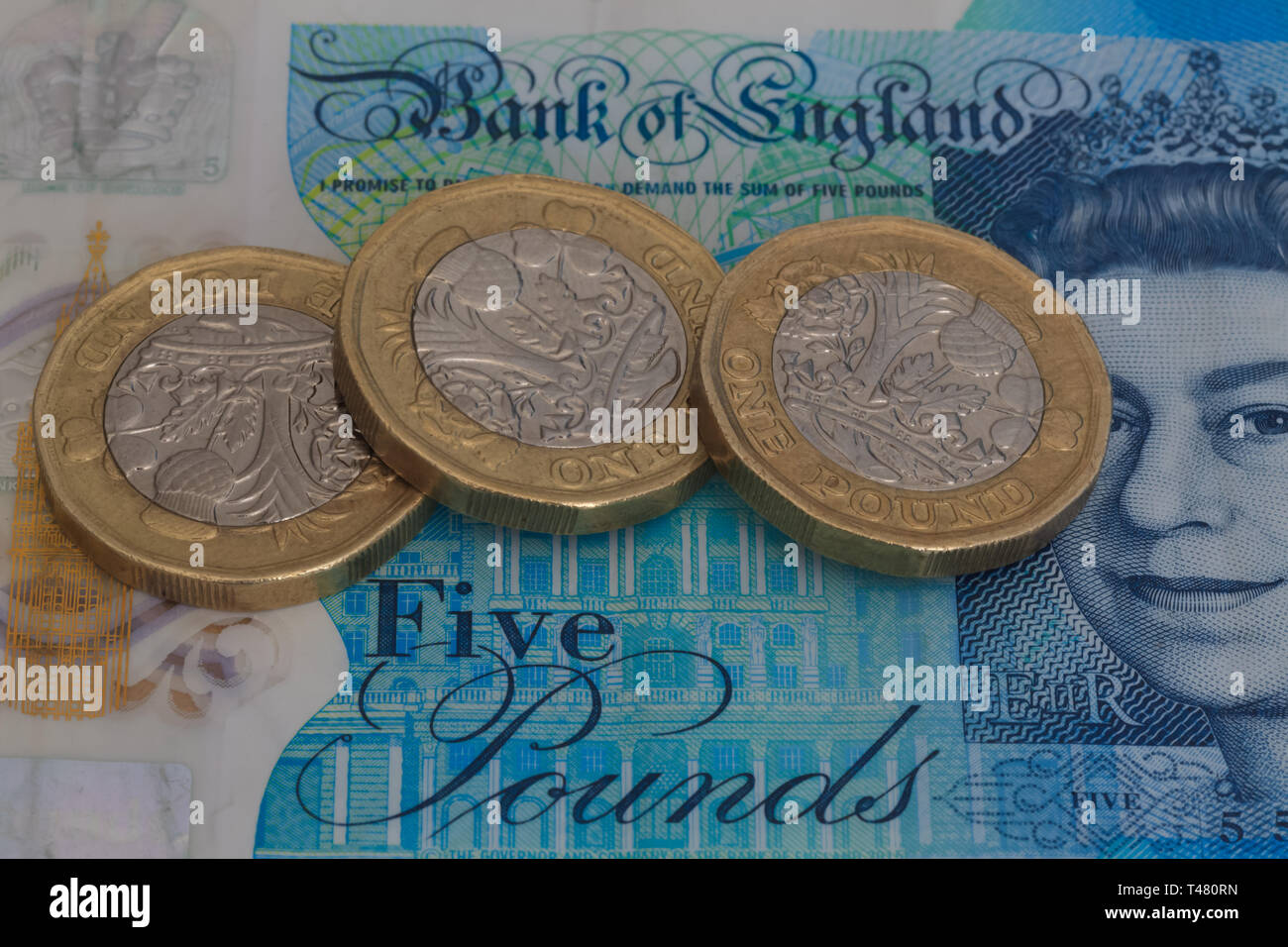 British notes and coins Stock Photo - Alamy