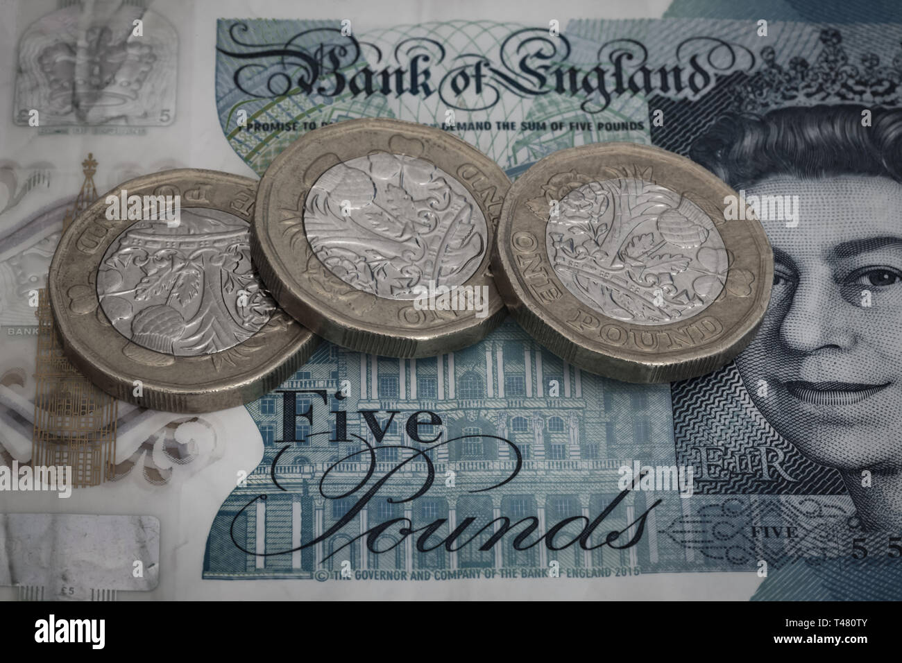 British notes and coins Stock Photo - Alamy