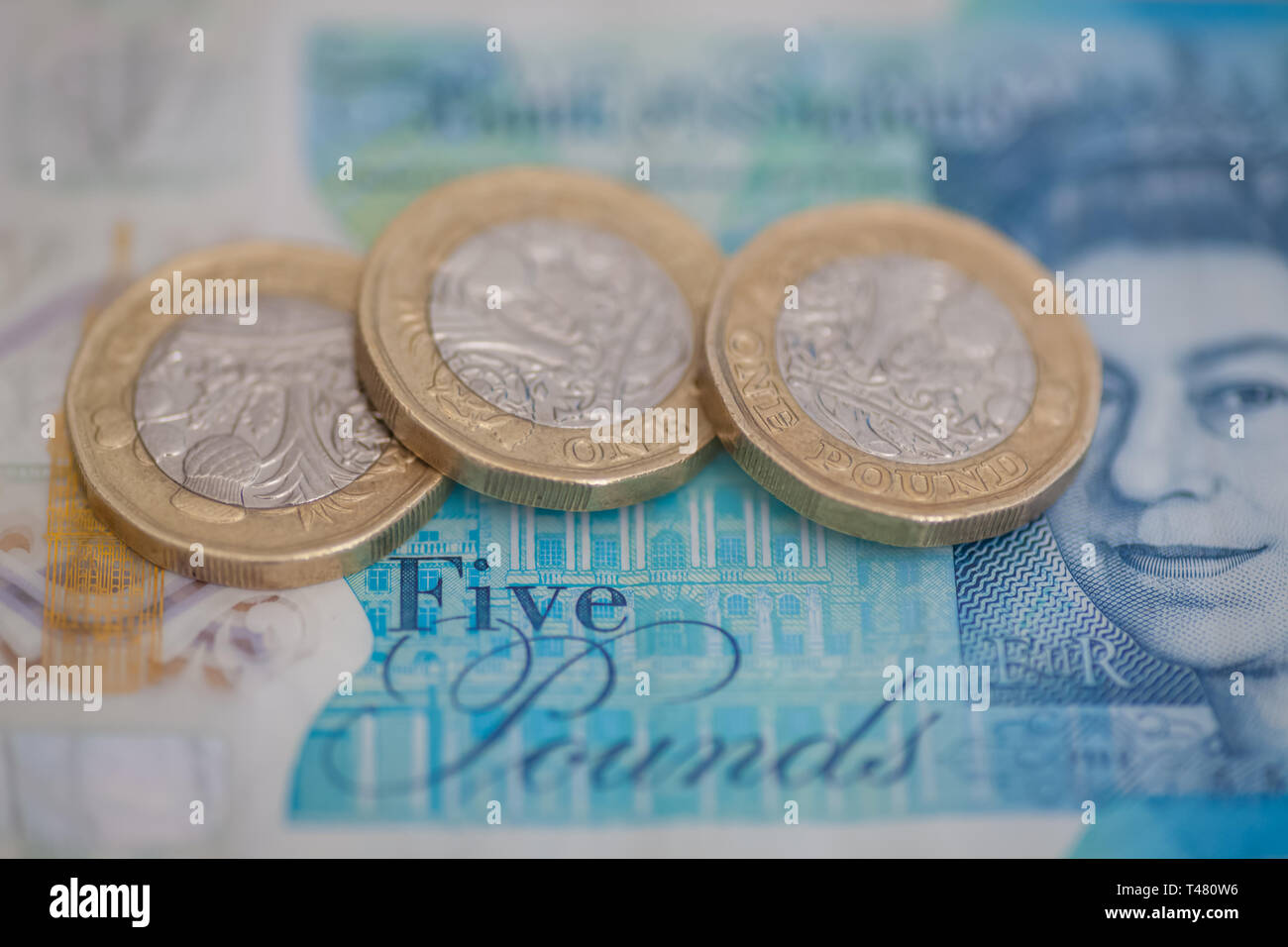 British notes and coins Stock Photo - Alamy