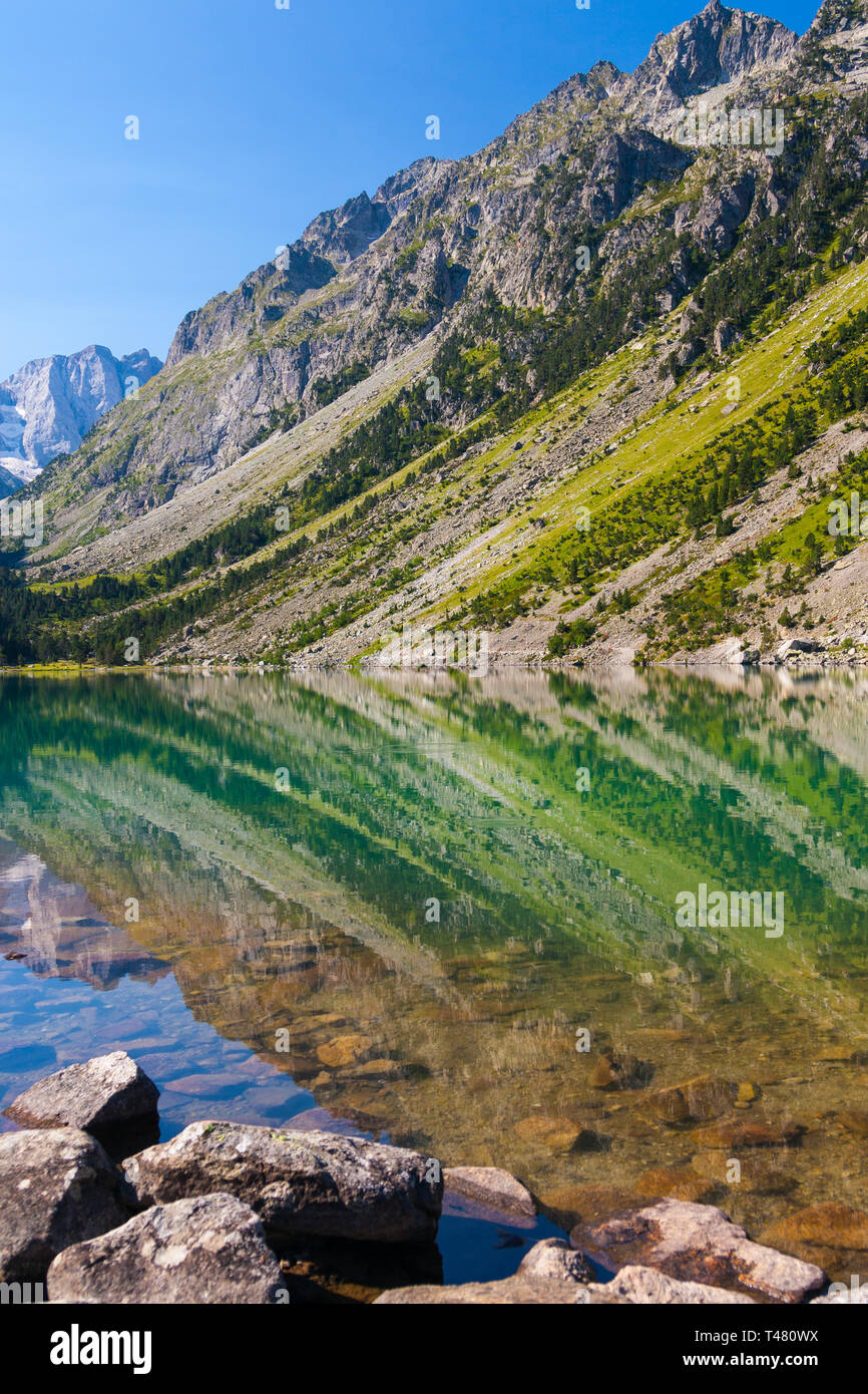 Gaube lake hi-res stock photography and images - Alamy
