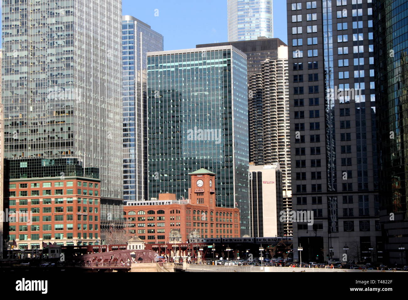 The buildings on the Chicago River, including the Reid, Murdoch & Co ...