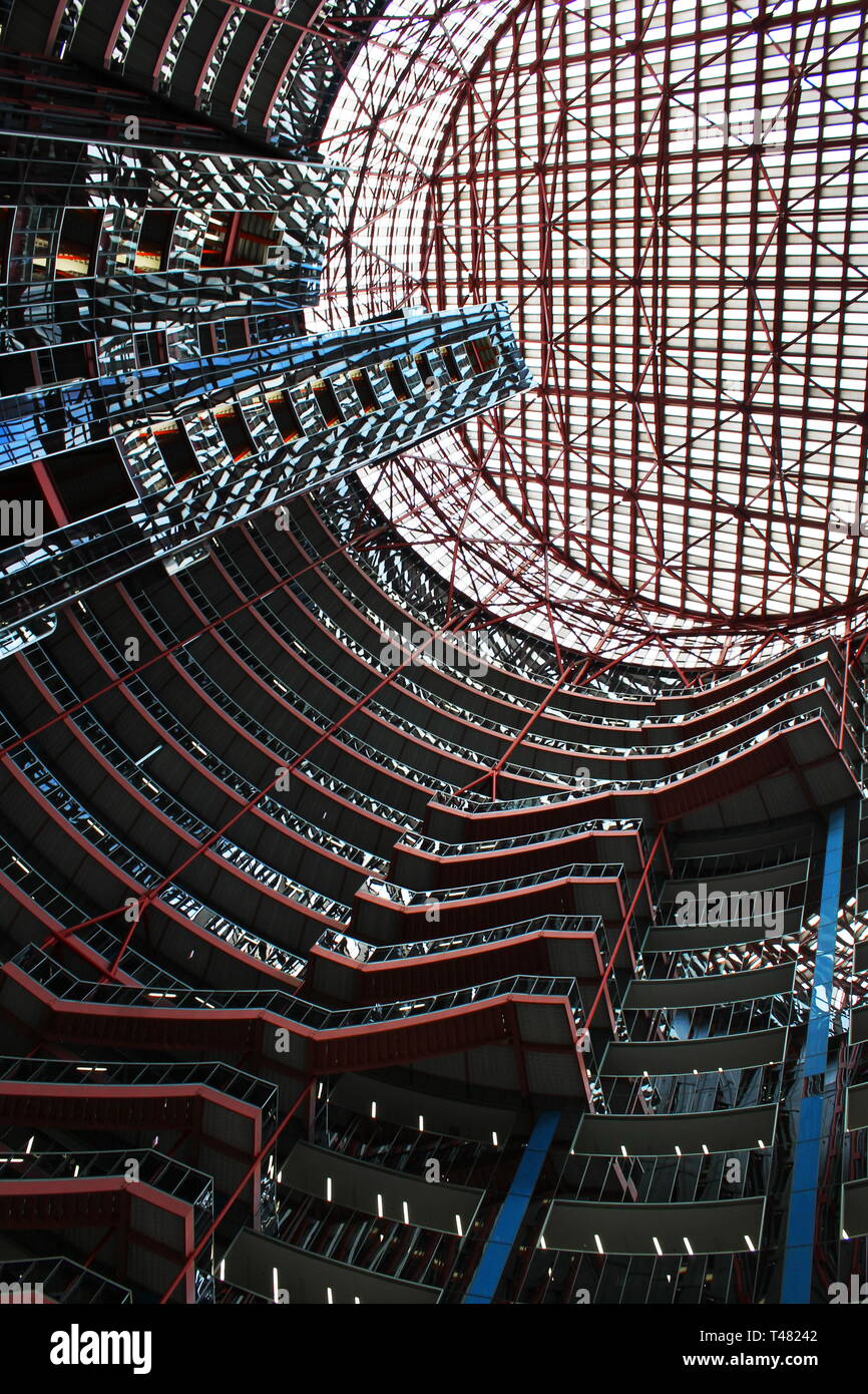 Elevator atrium hi-res stock photography and images - Alamy
