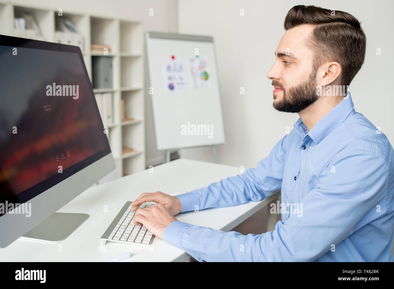 Computer Analyst High Resolution Stock Photography and Images - Alamy