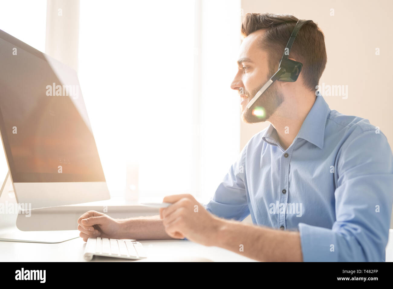 Workplace helpline hi-res stock photography and images - Alamy