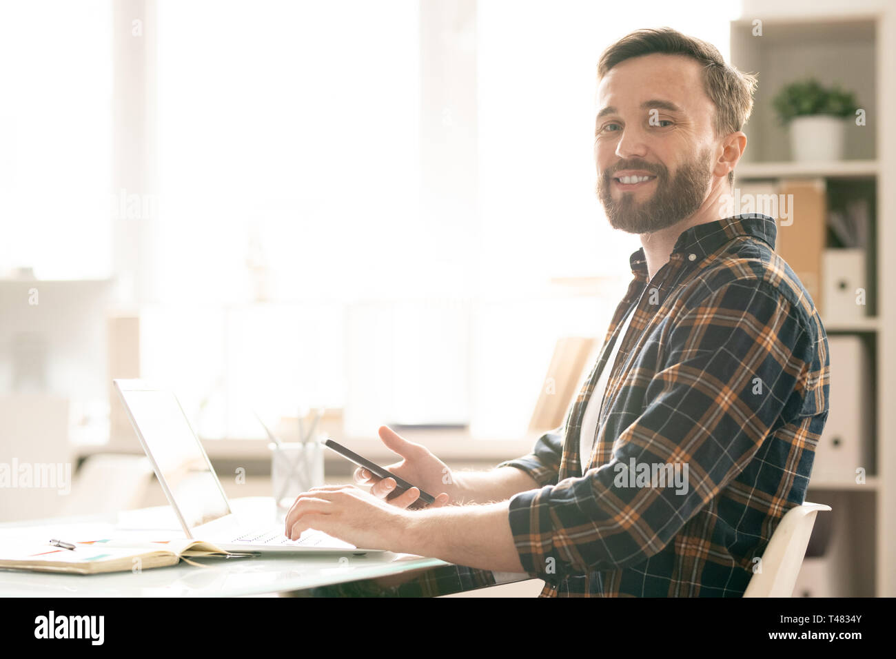 Working routine in office Stock Photo - Alamy