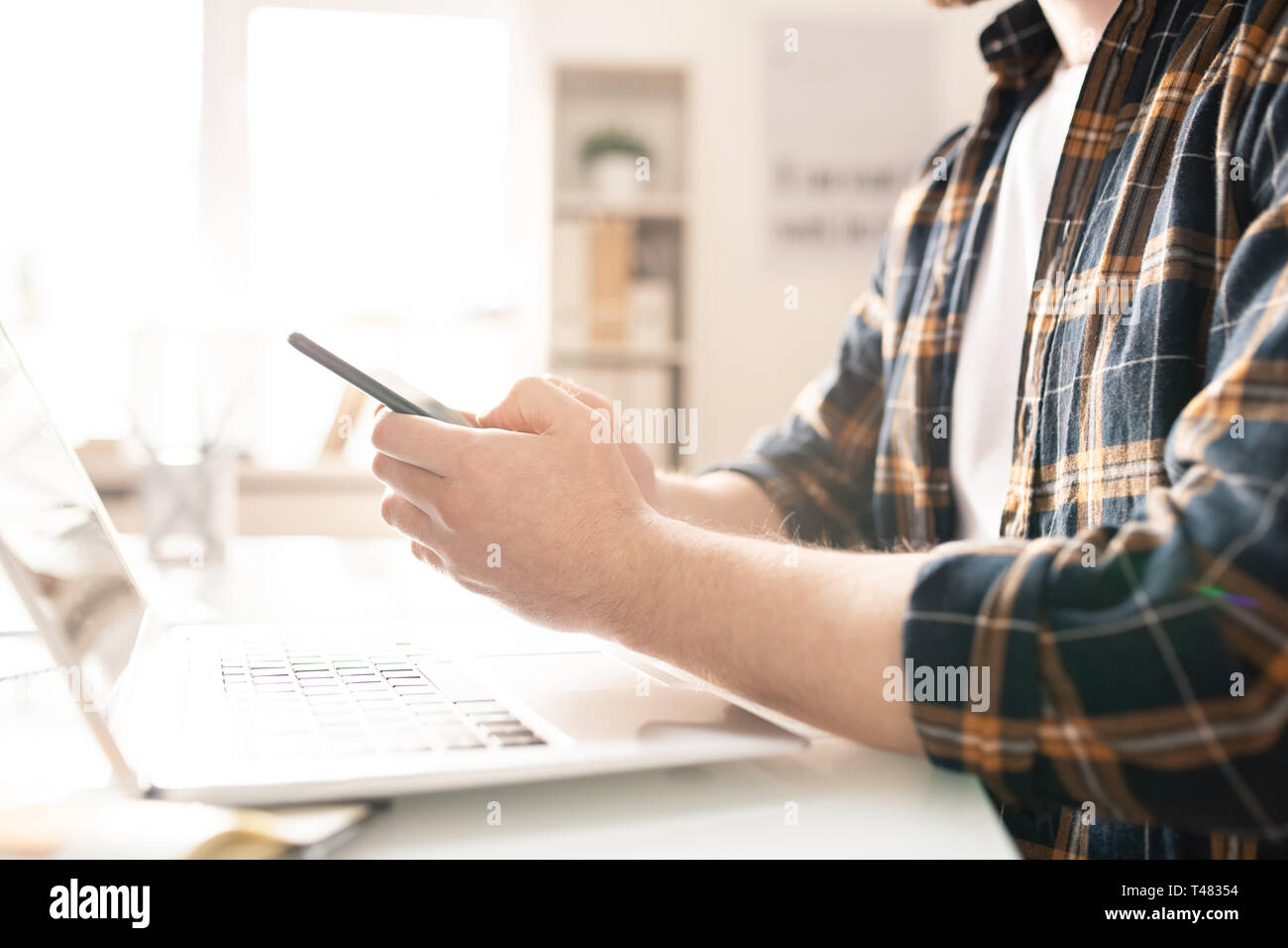 Scrolling in smartphone Stock Photo - Alamy