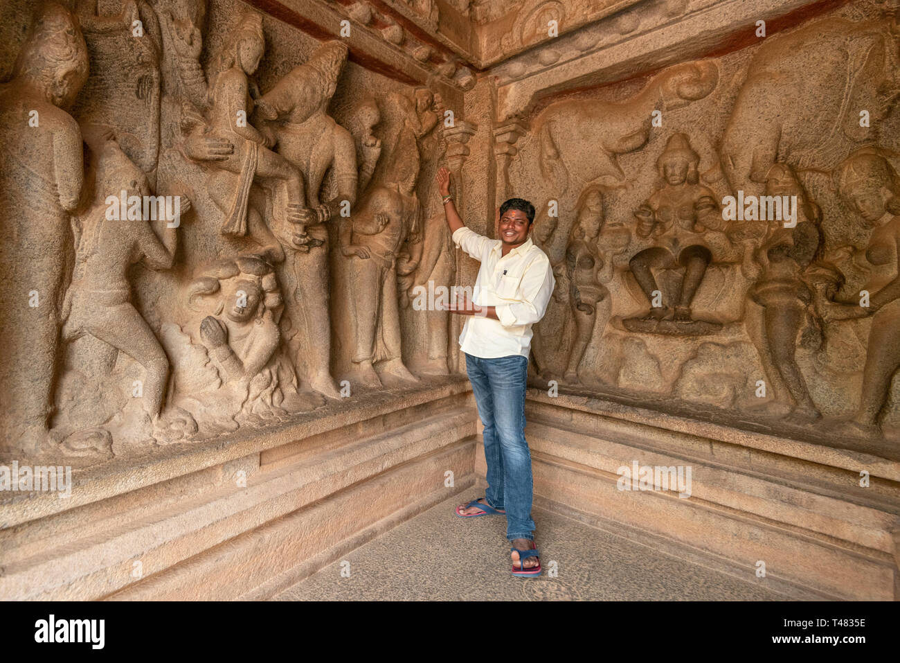 Horizontal view of the Varaha Cave Temple at Mahabalipuram, India Stock Photo - Alamy