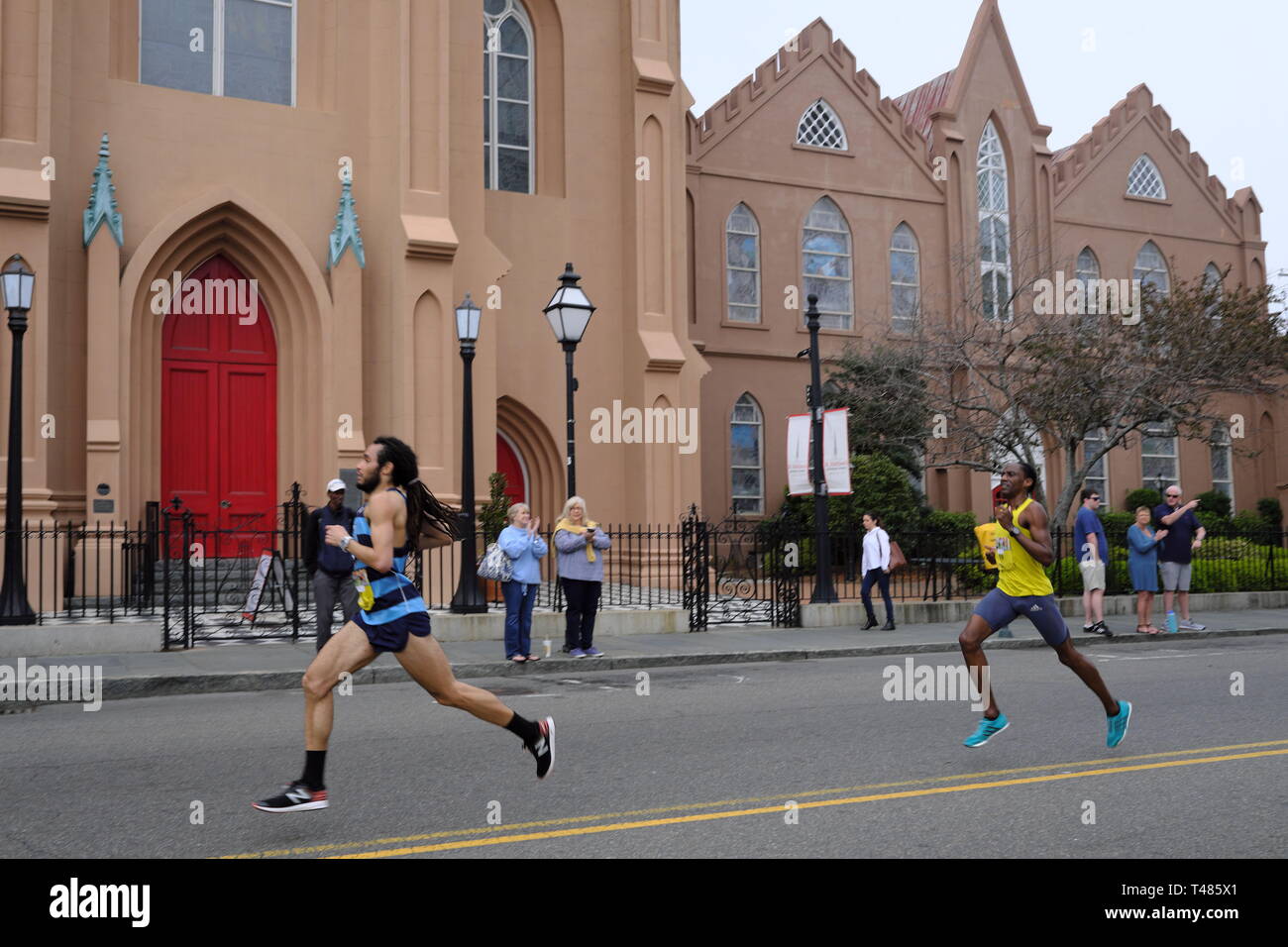 Bridge Run Over Two Spans for 25,000 Participants in Elite Group of ...